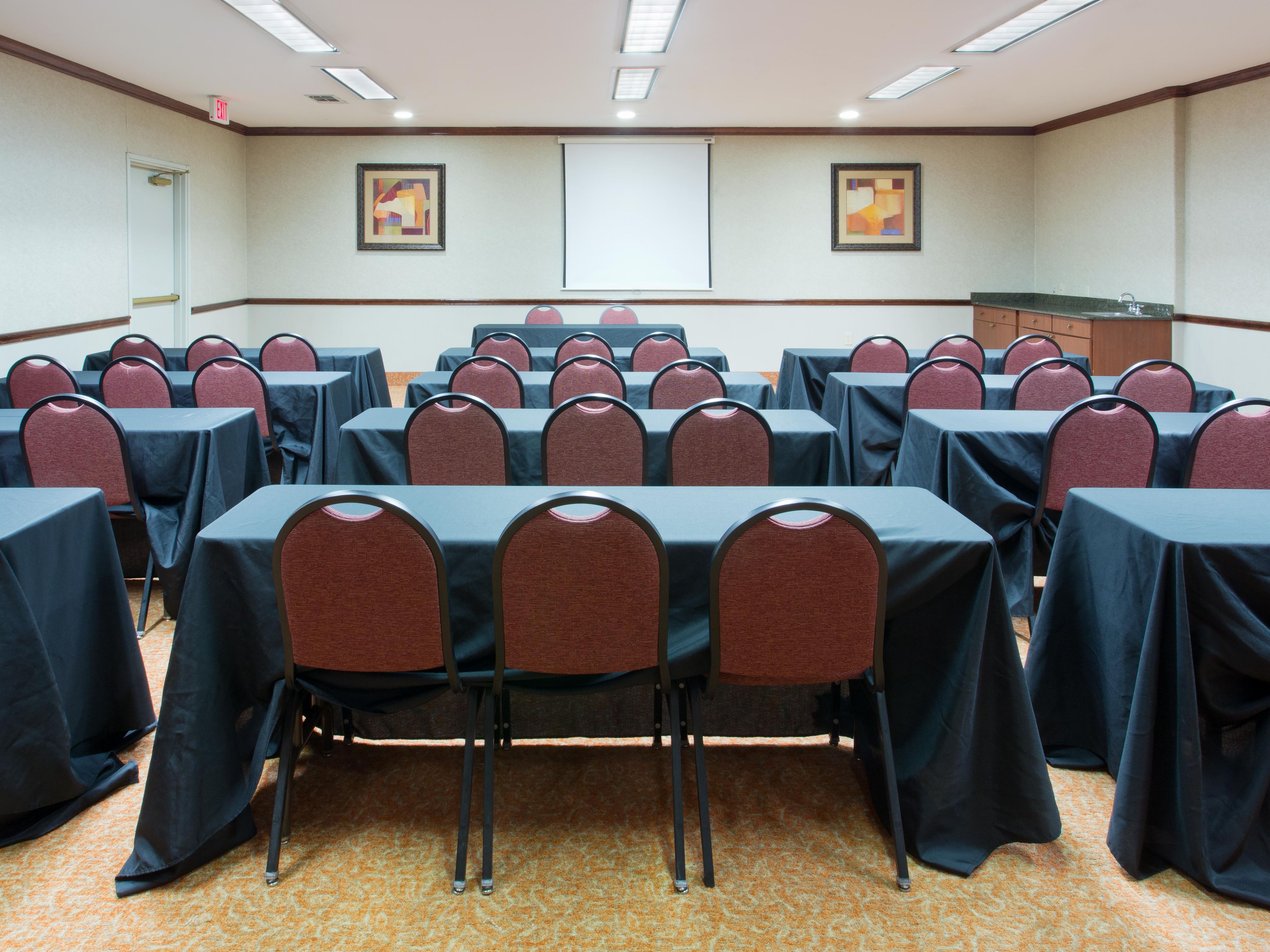 Hotel in Duncanville, TX | Holiday Inn Express & Suites Duncanville