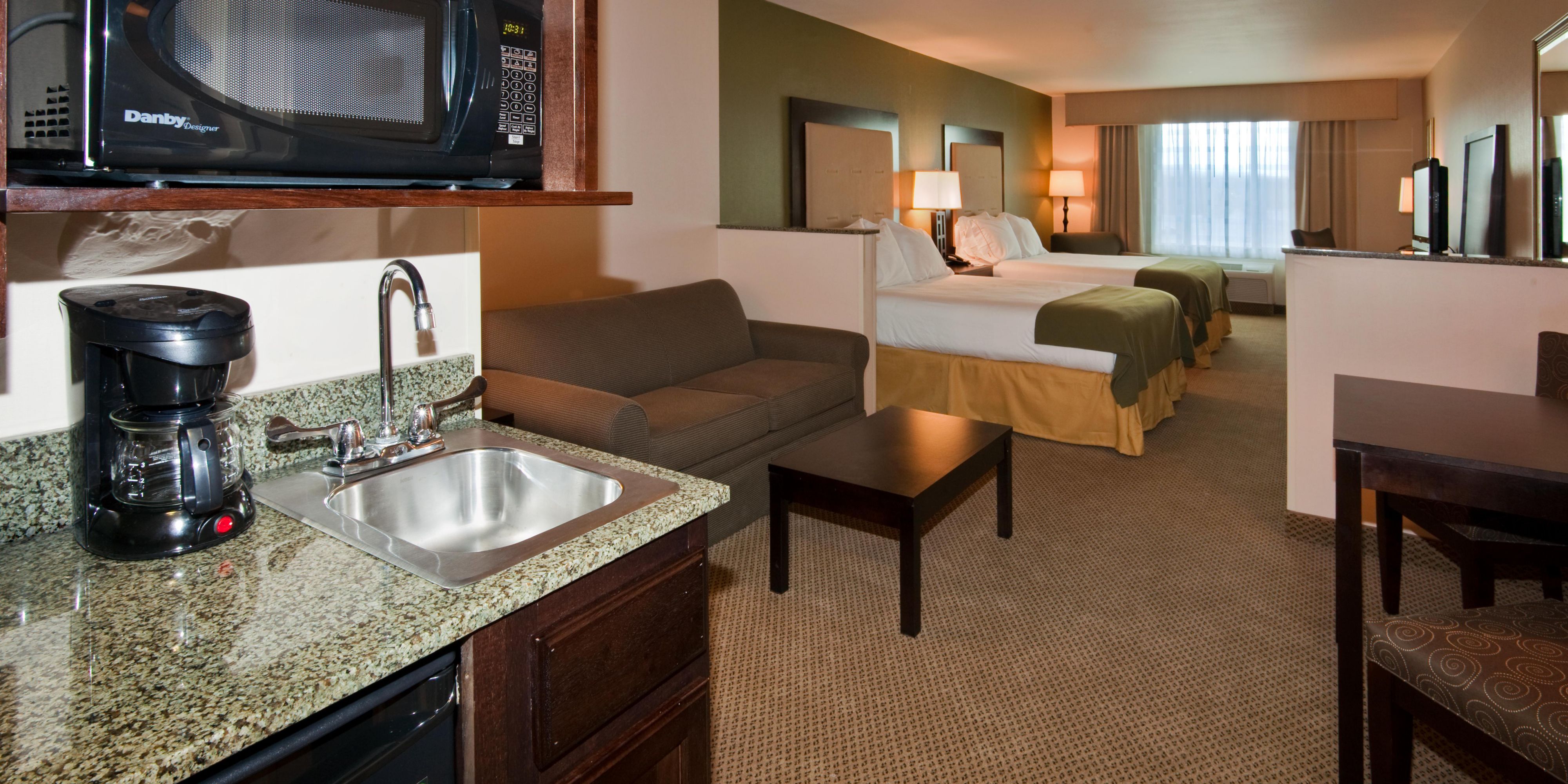 Holiday Inn Express & Suites Dewitt (Syracuse) Guest Room & Suite Options