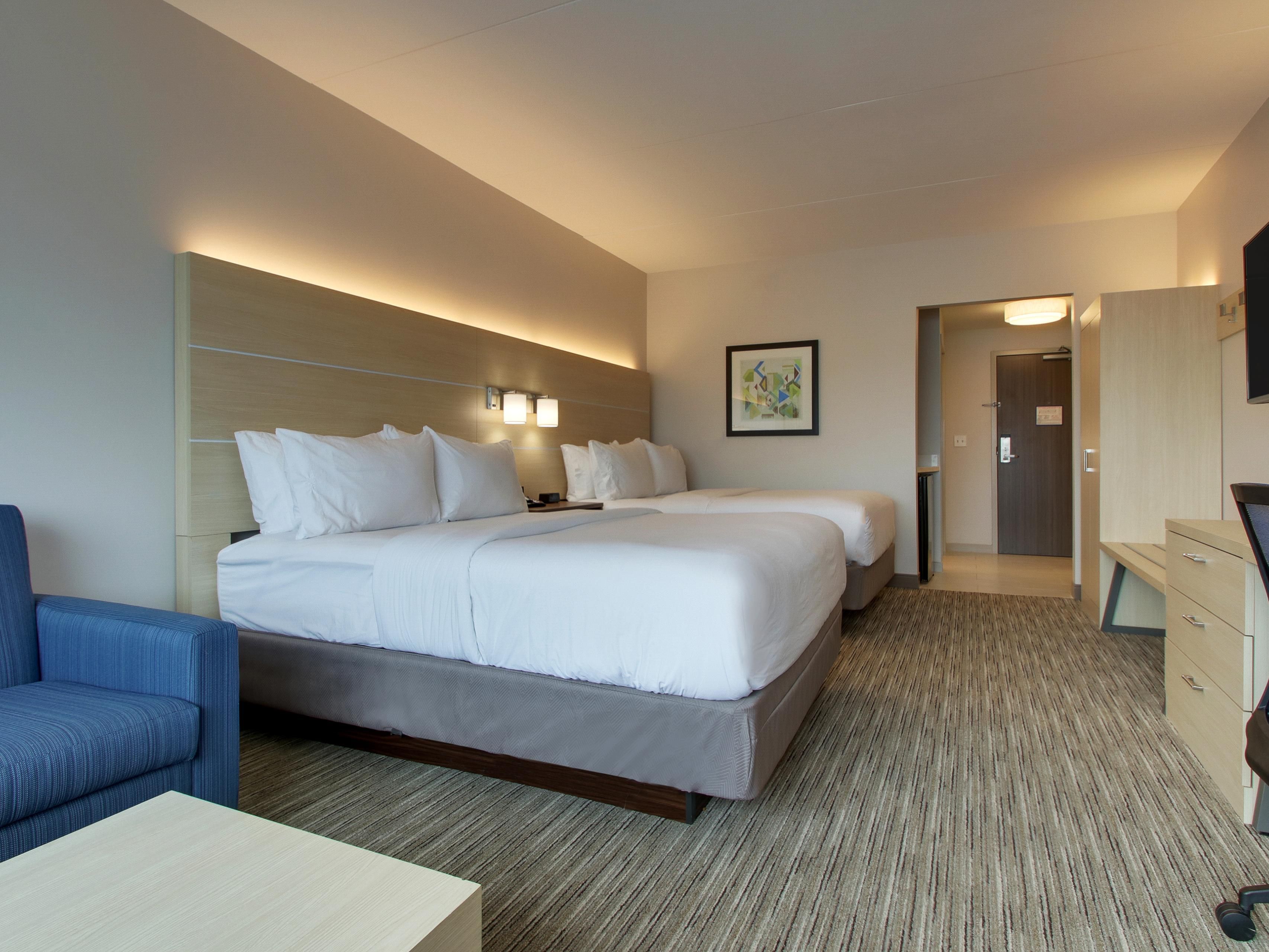 Holiday Inn Express & Suites Elizabethtown North Guest Room & Suite Options