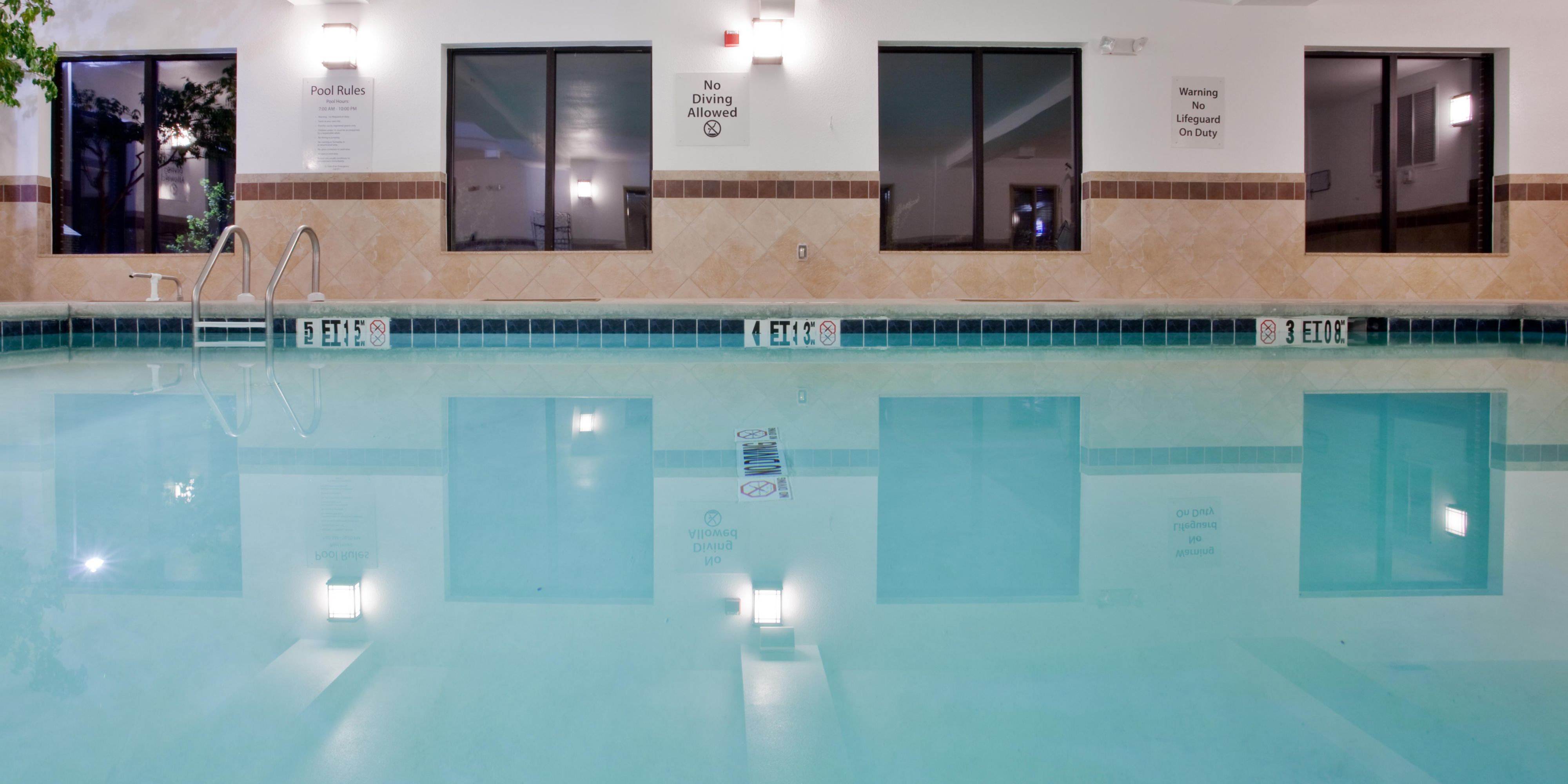 Exmore Hotel with Indoor Pool | Holiday Inn Express & Suites Exmore ...