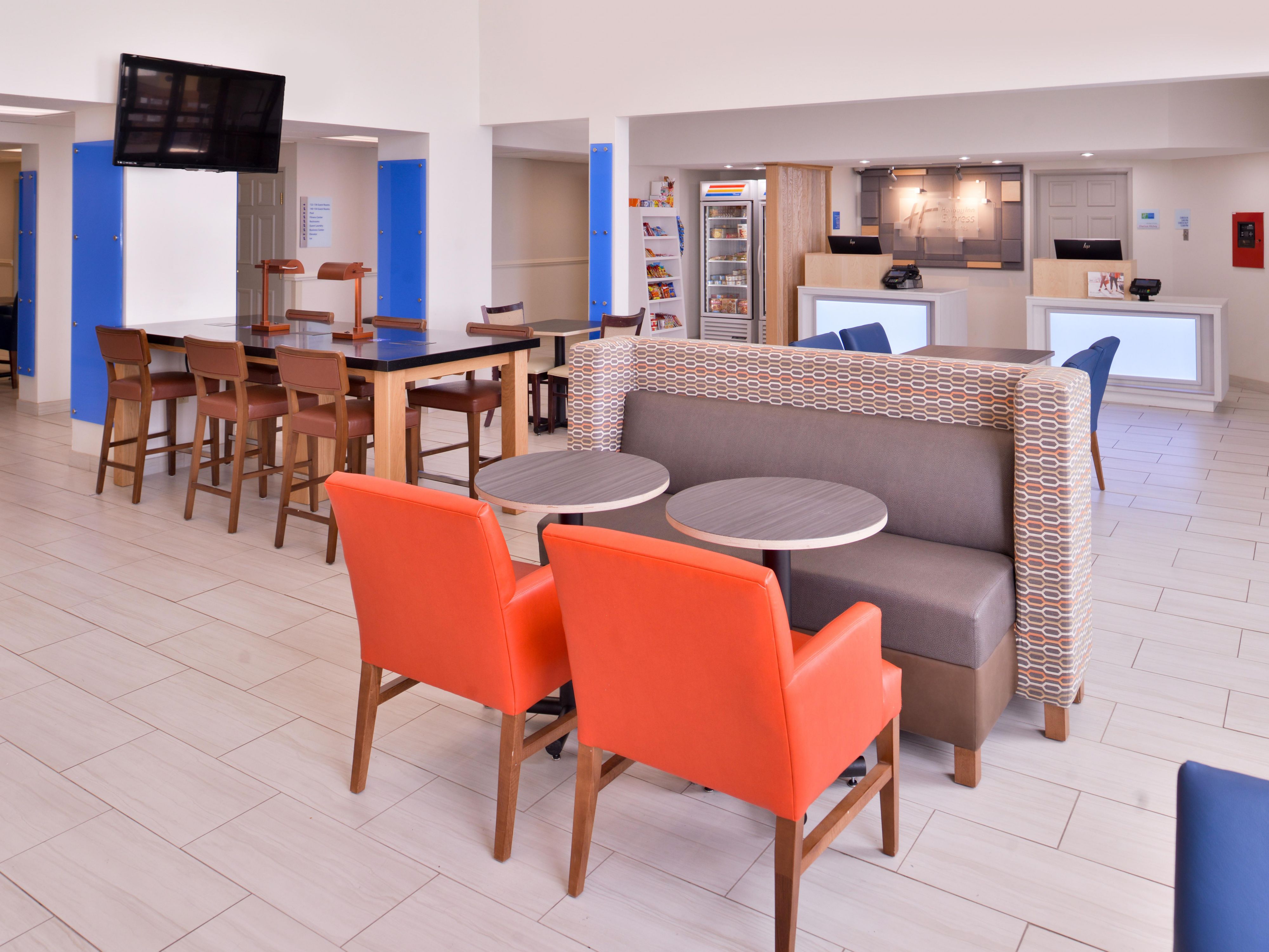 Holiday Inn Express & Suites Farmington (Bloomfield) - Farmington,
