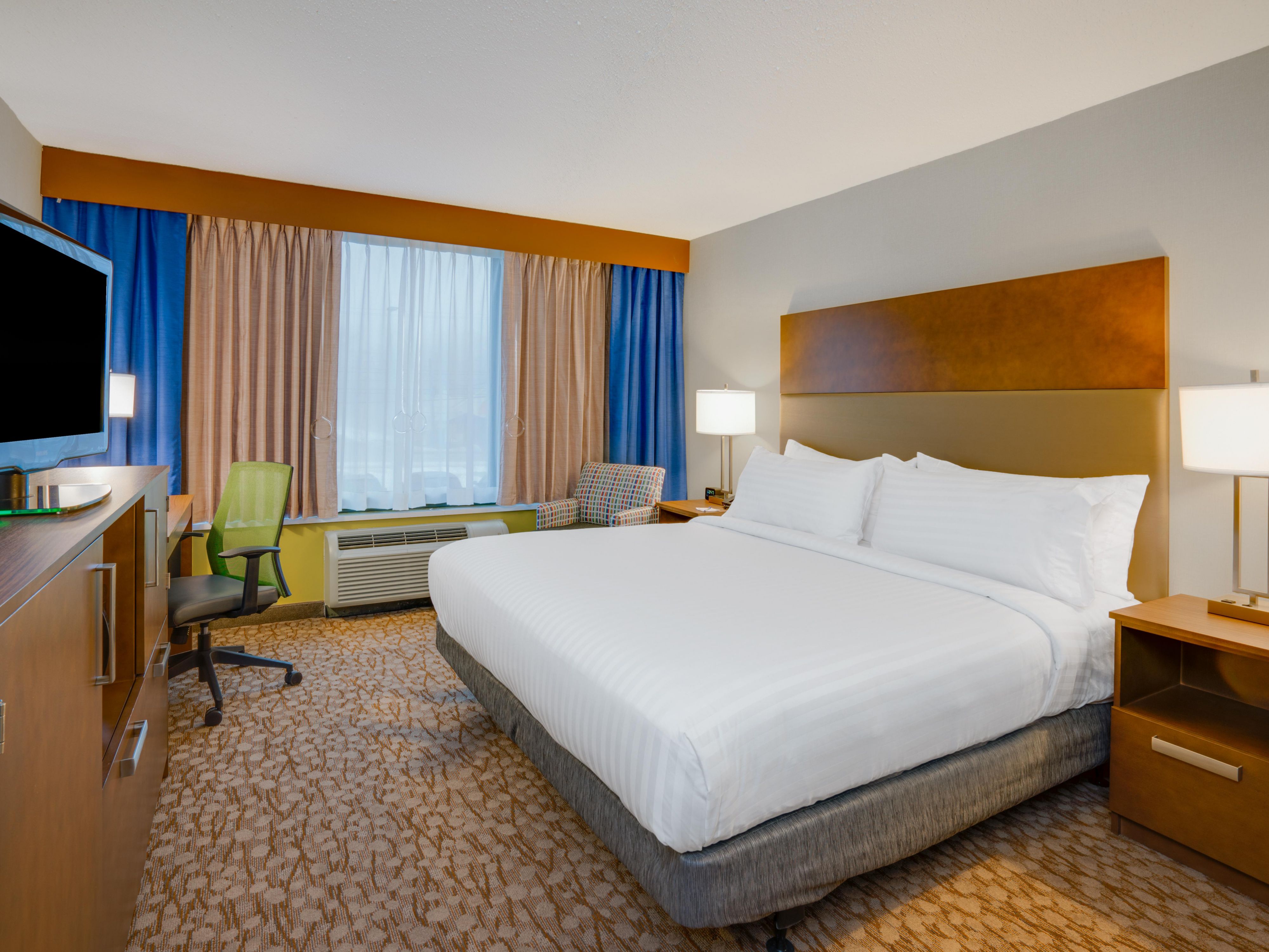 Holiday Inn Express & Suites Ft. Washington - Philadelphia Guest Room ...