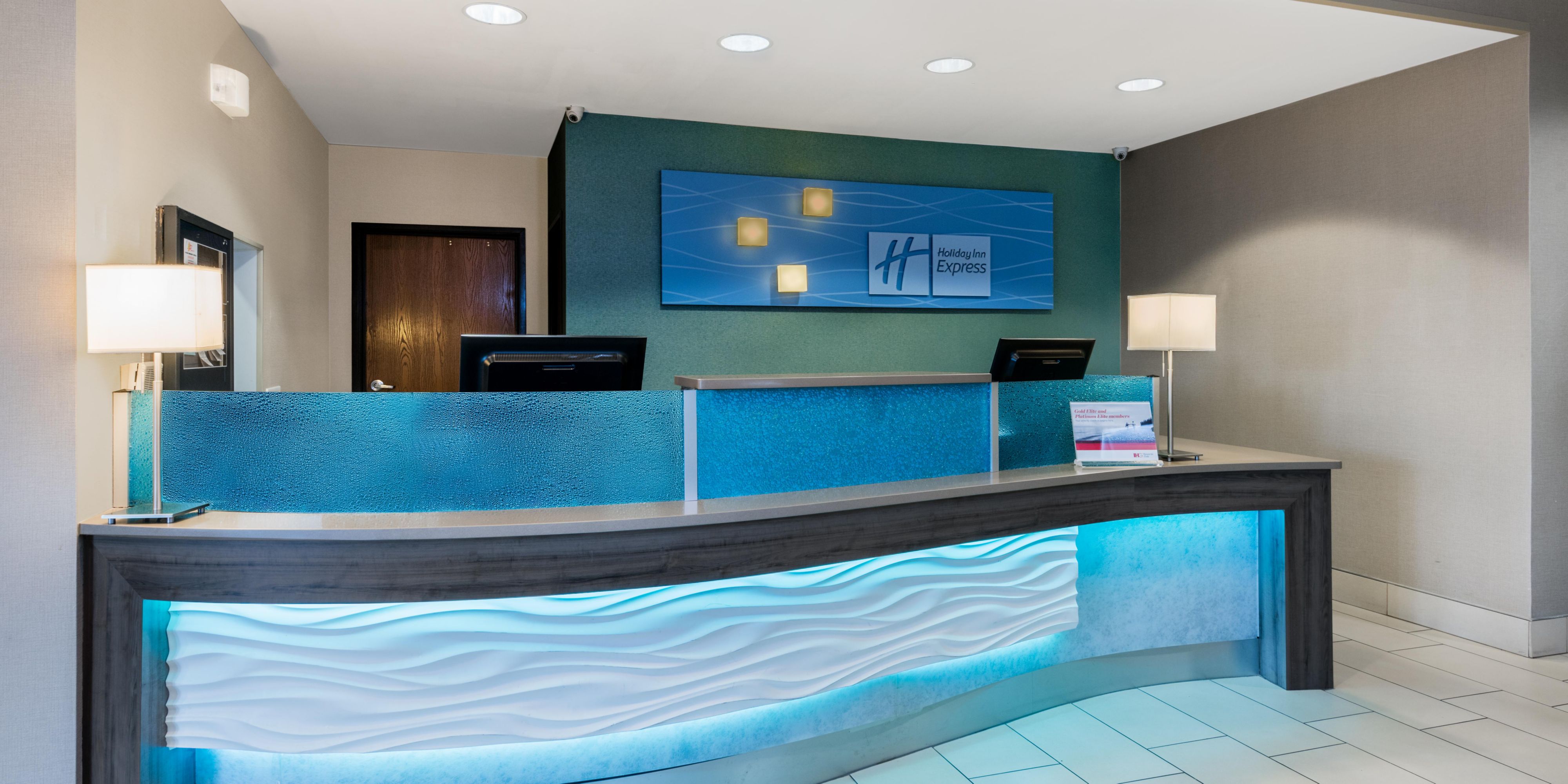 Fort Worth Hotels near Zoo | Holiday Inn Express & Suites Fort Worth ...