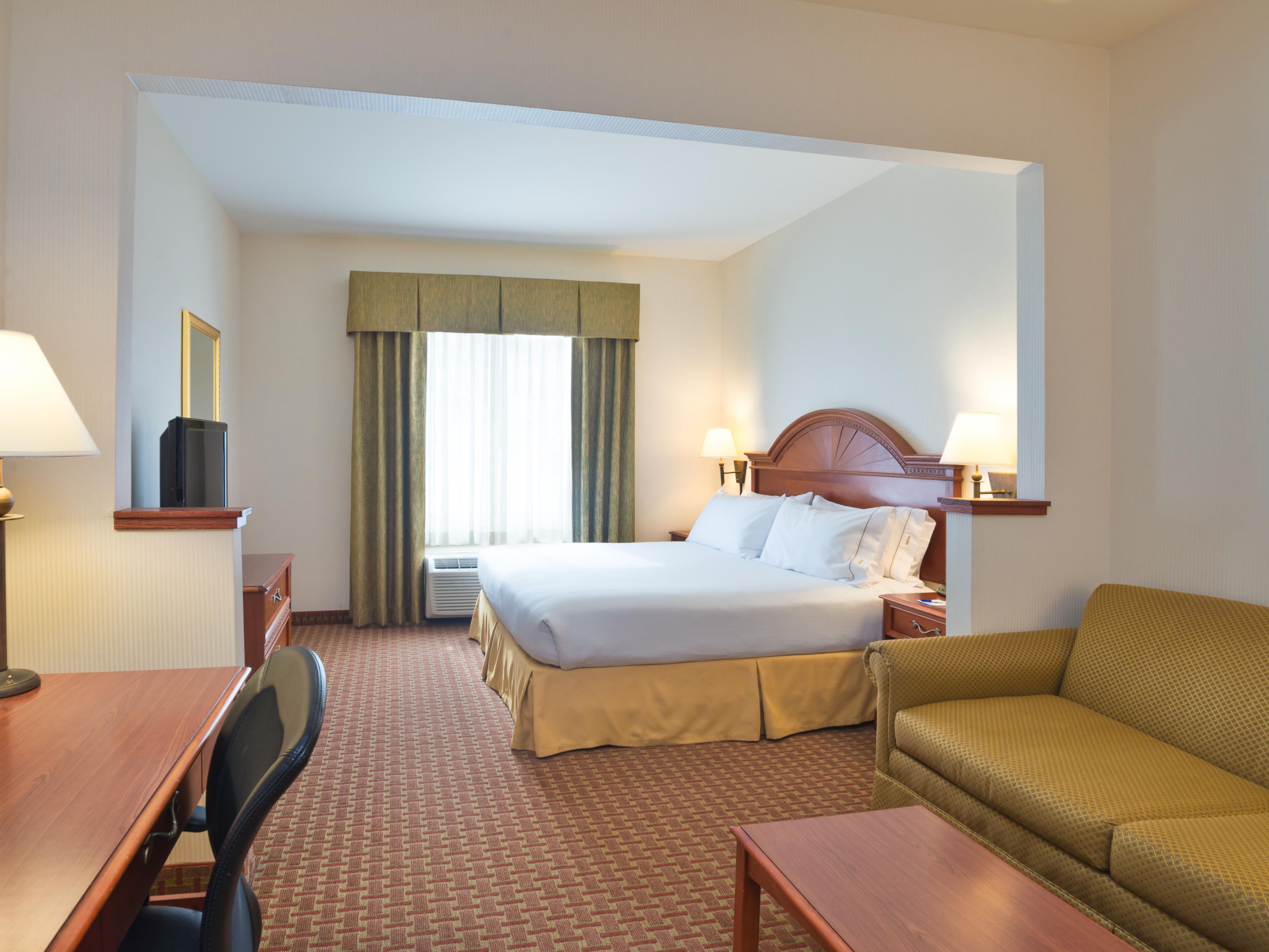 Rooms & Suites