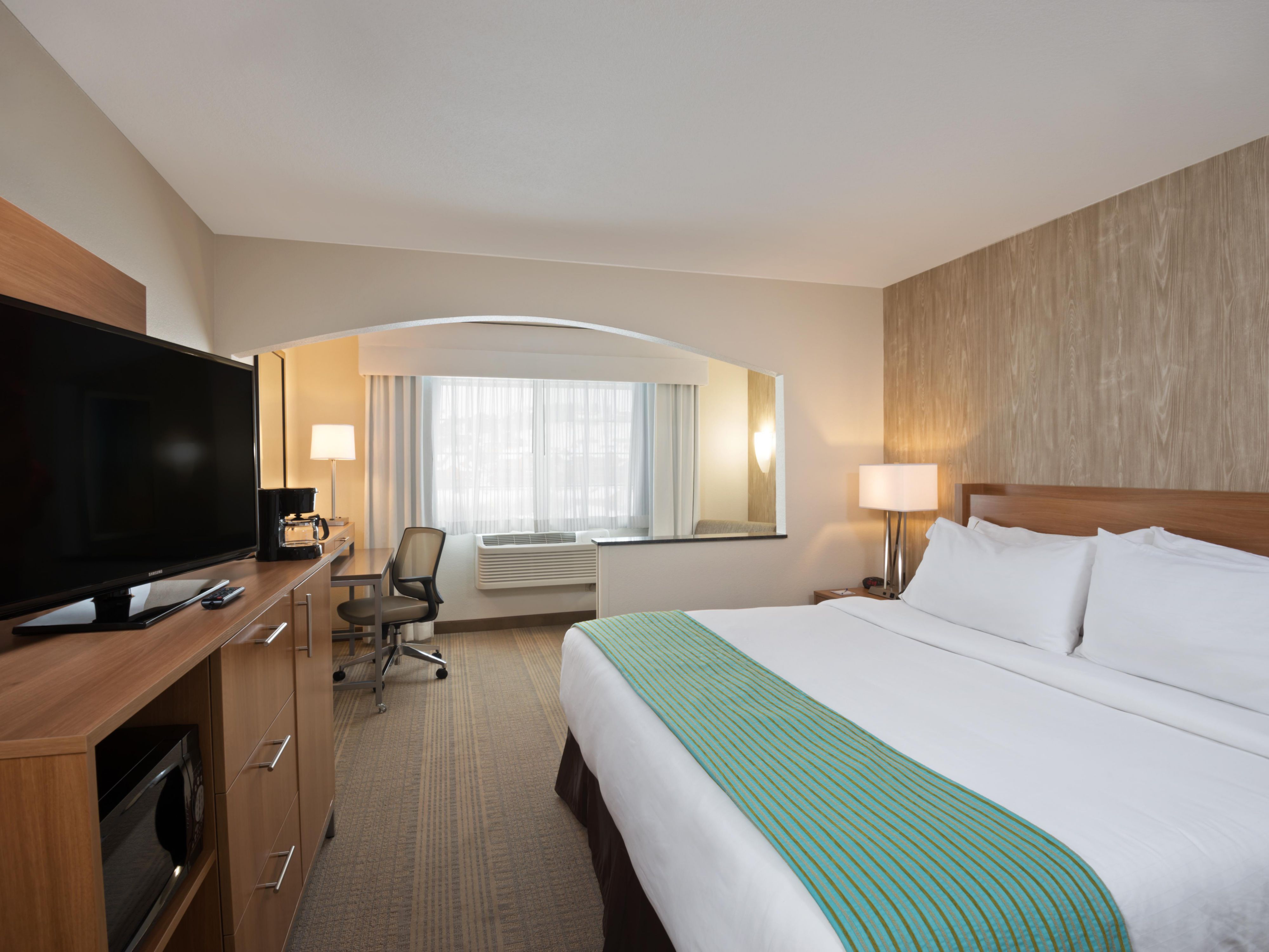 Rooms & Suites