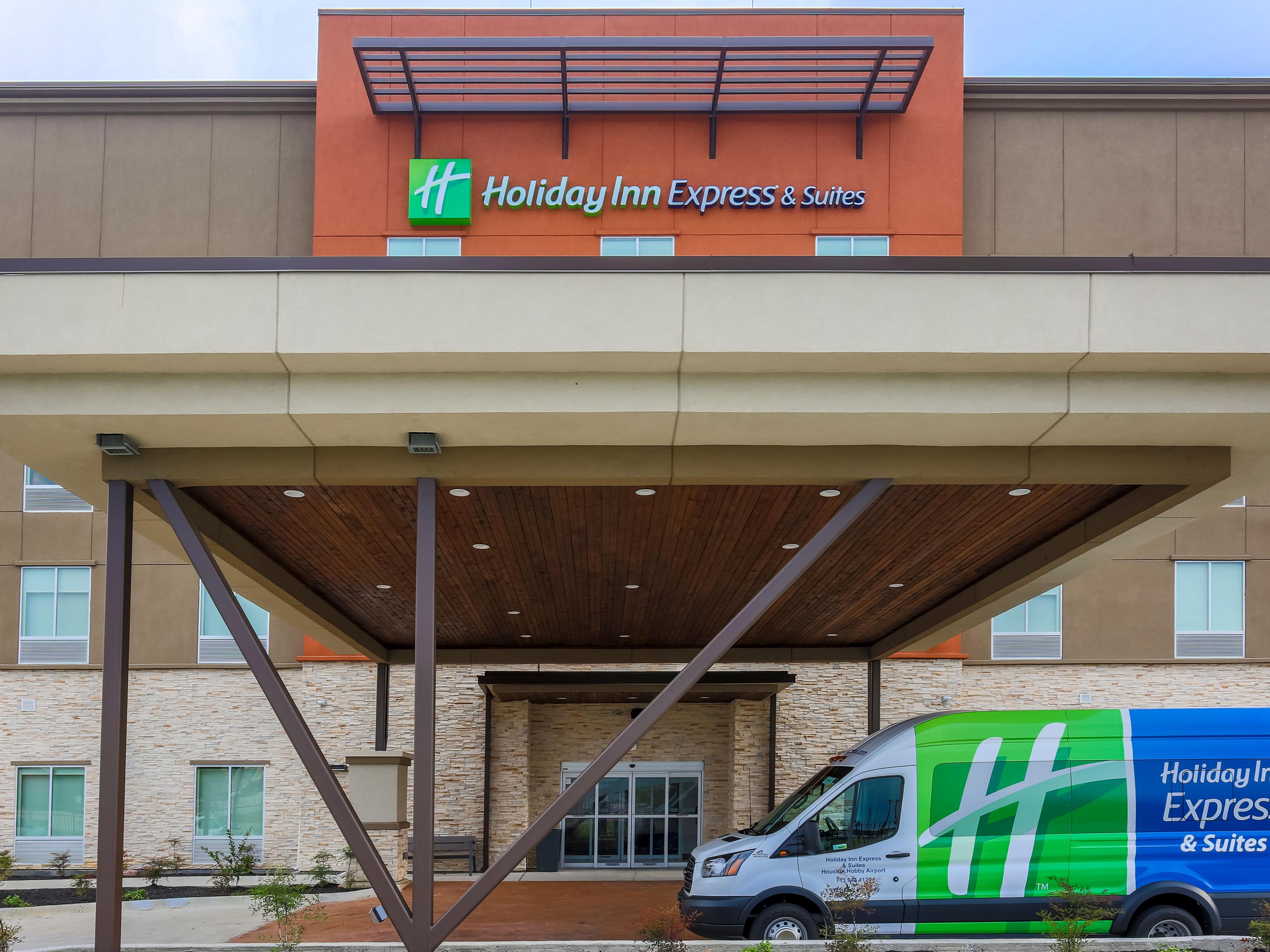 Houston Airport Hotel | Holiday Inn Express & Suites Houston - Hobby ...