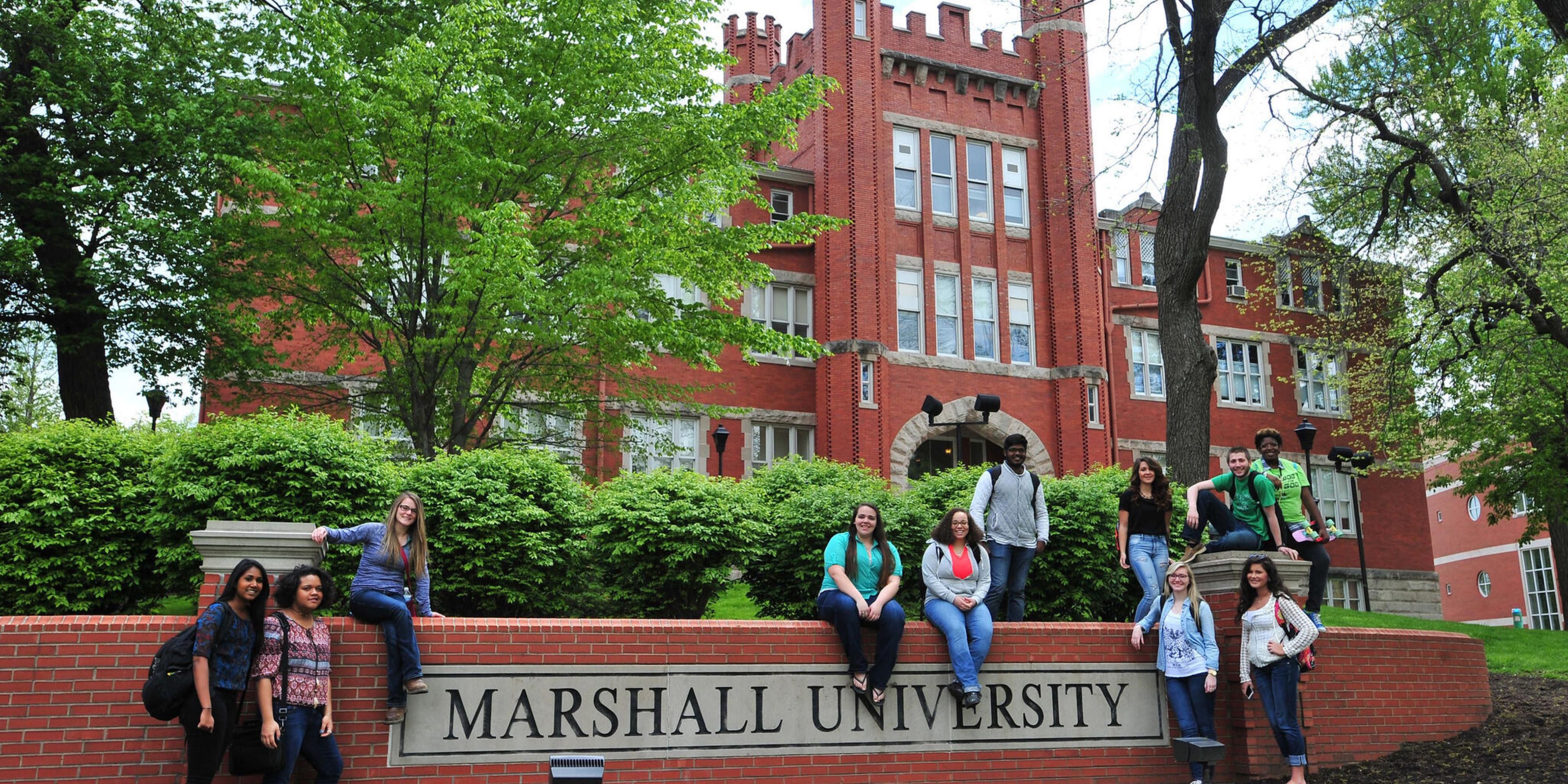 Affordable Hotel in Athens, Ohio | Holiday Inn Express & Suites Ironton