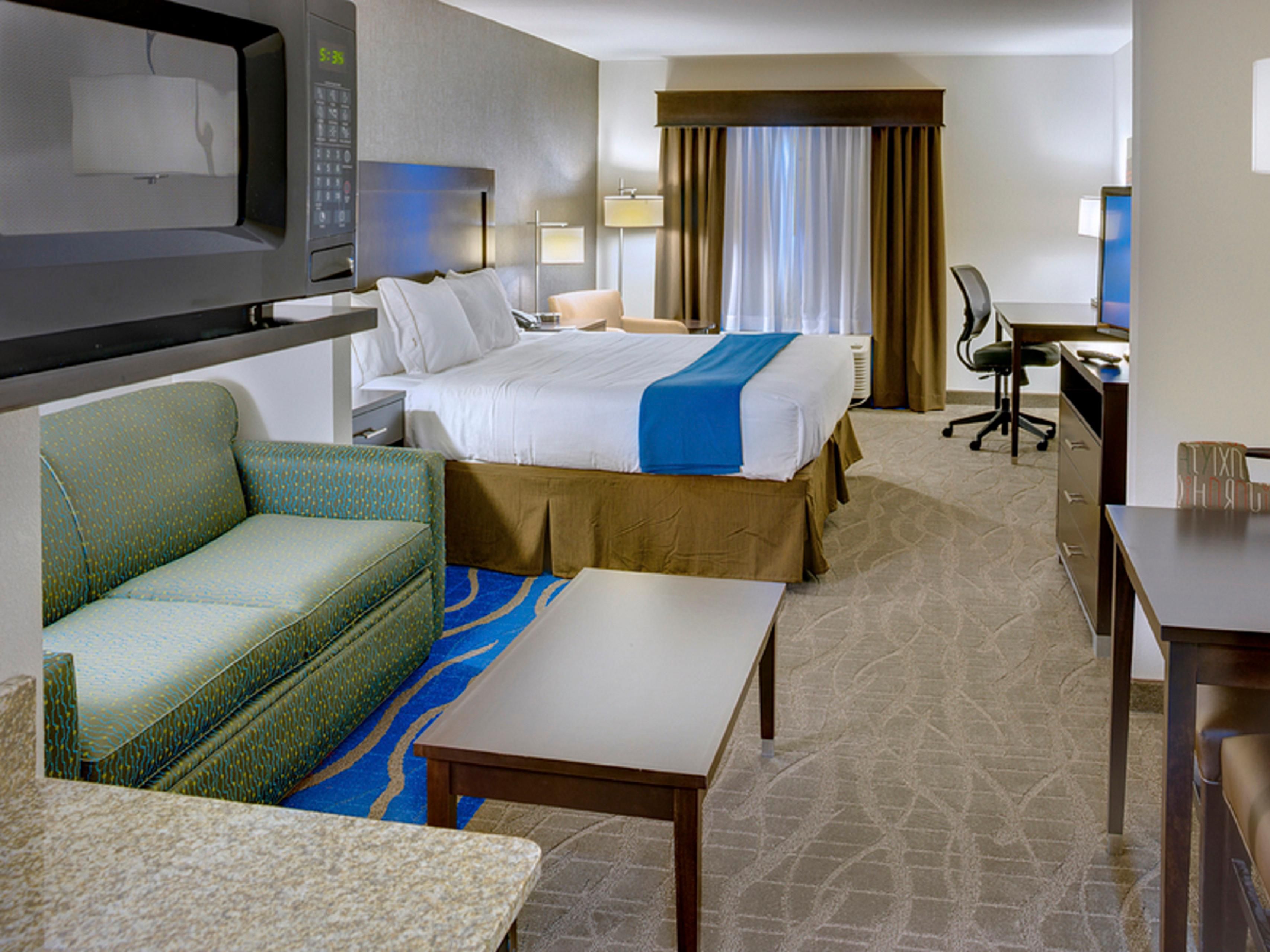Rooms & Suites