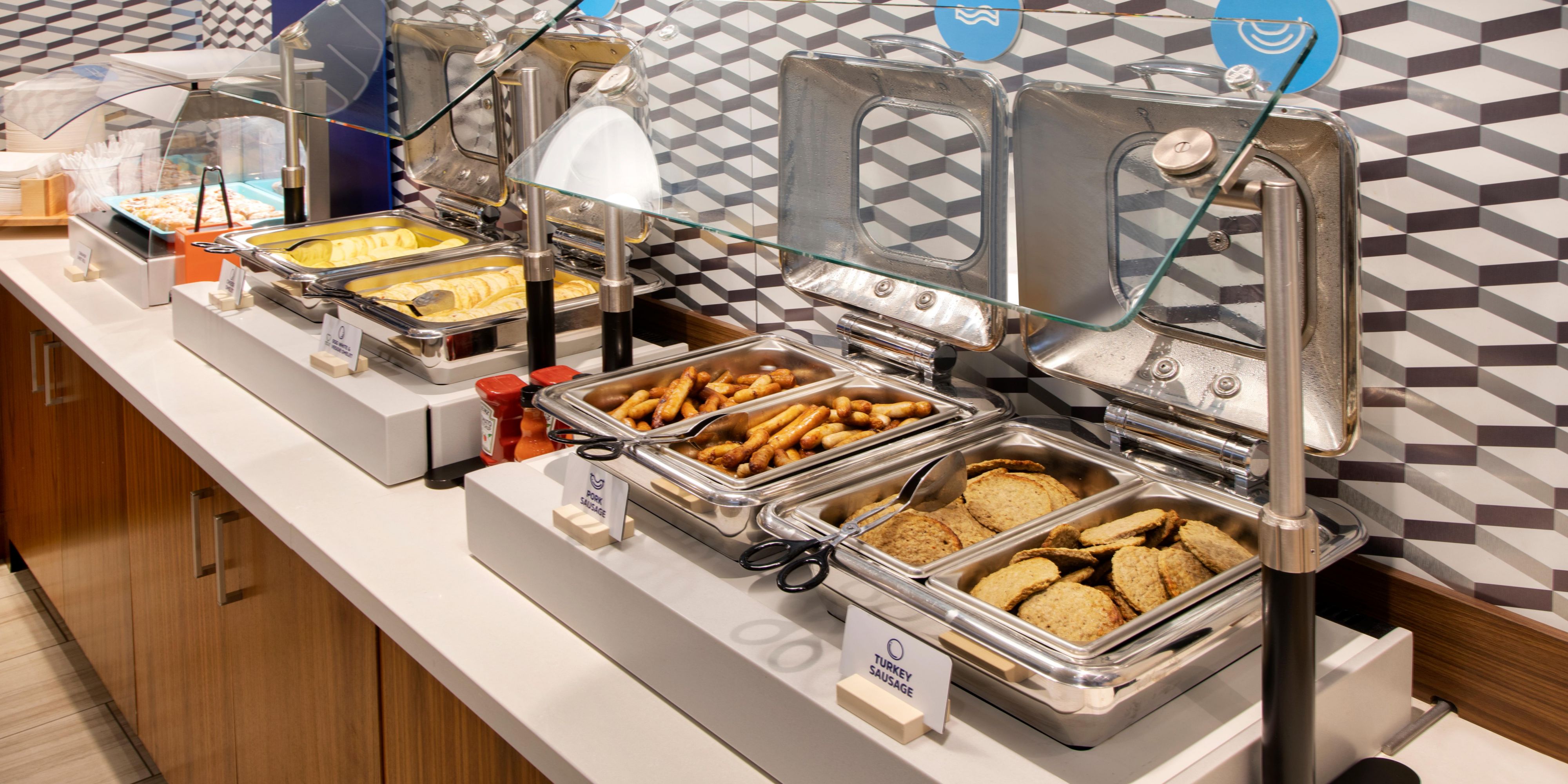 Hotels In Orlando, Florida Near Airport | Holiday Inn Express & Suites ...