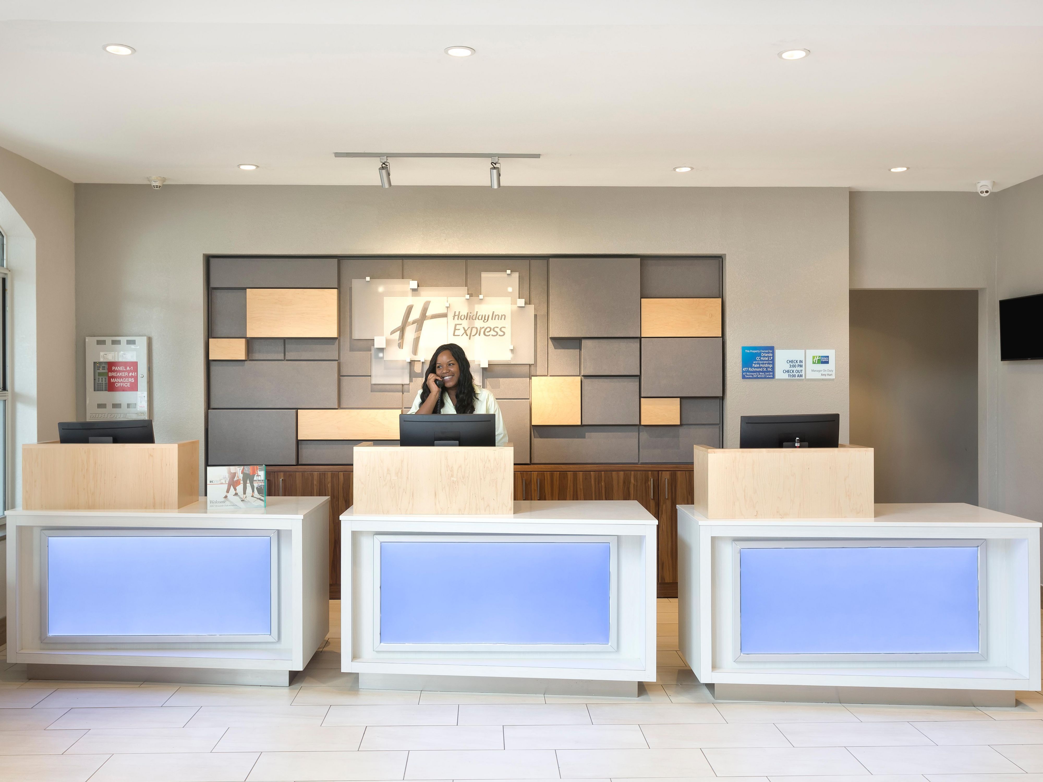Hotels in Kissimmee | Holiday Inn Express & Suites S Lake Buena Vista