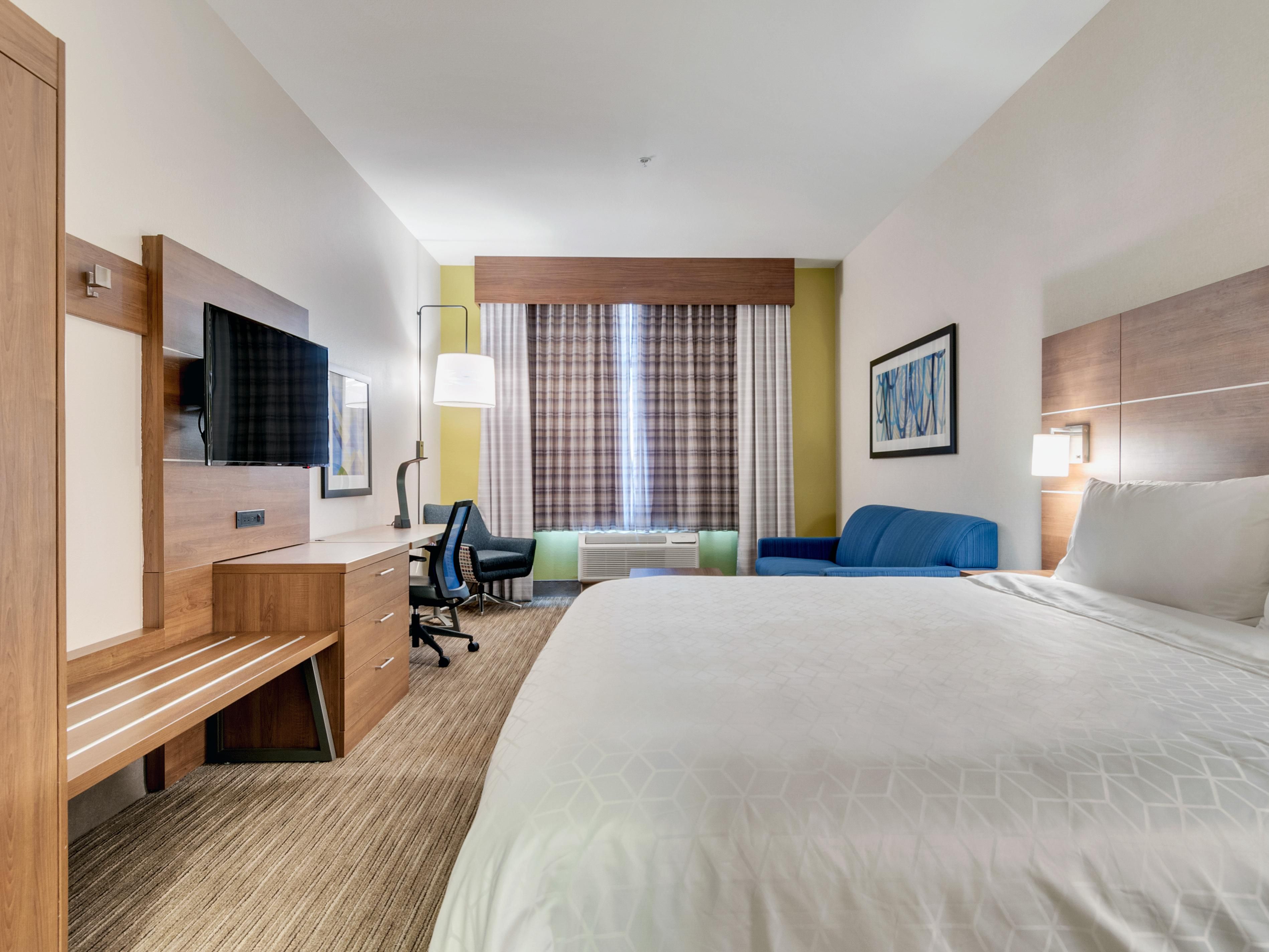 Holiday Inn Express & Suites Lake Elsinore Guest Room & Suite Options
