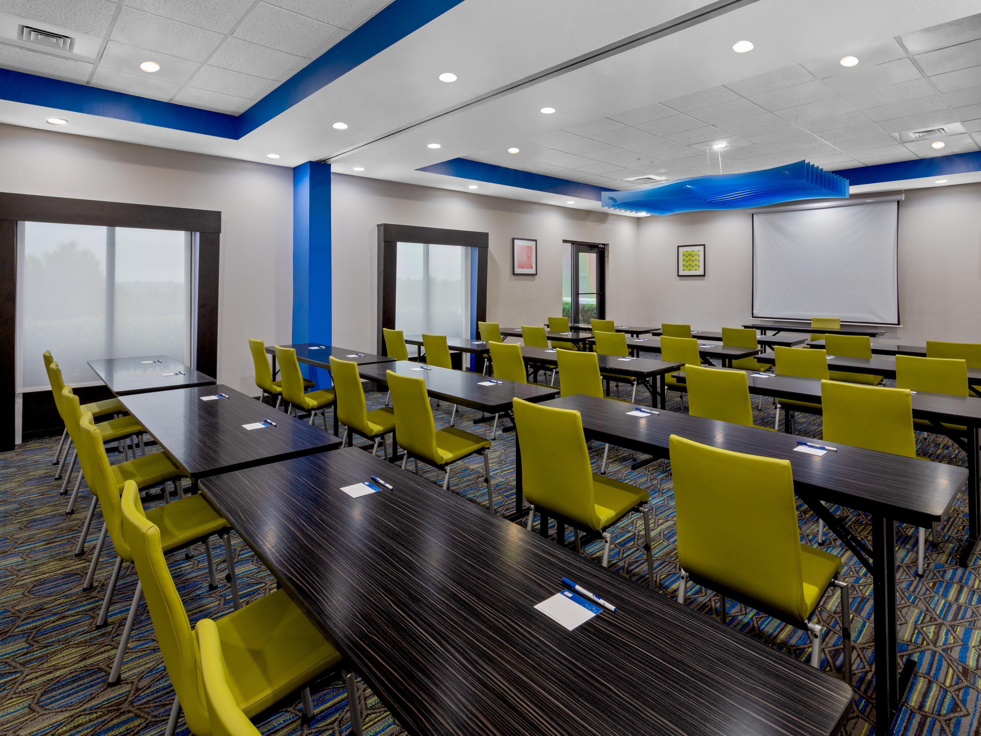 Sebring Hotel near Lake Placid | Holiday Inn Express & Suites Lake Placid