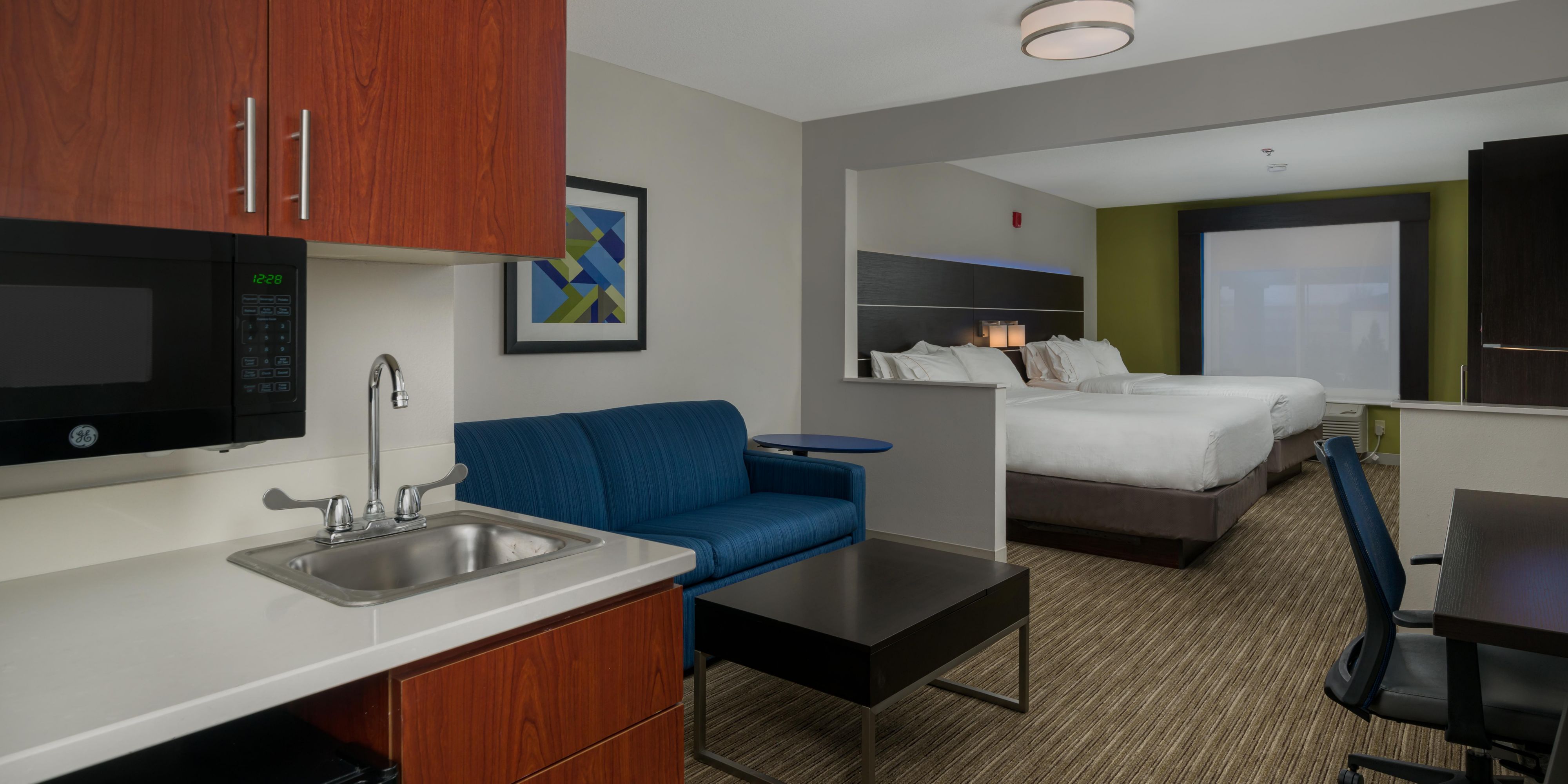 Rooms & Suites