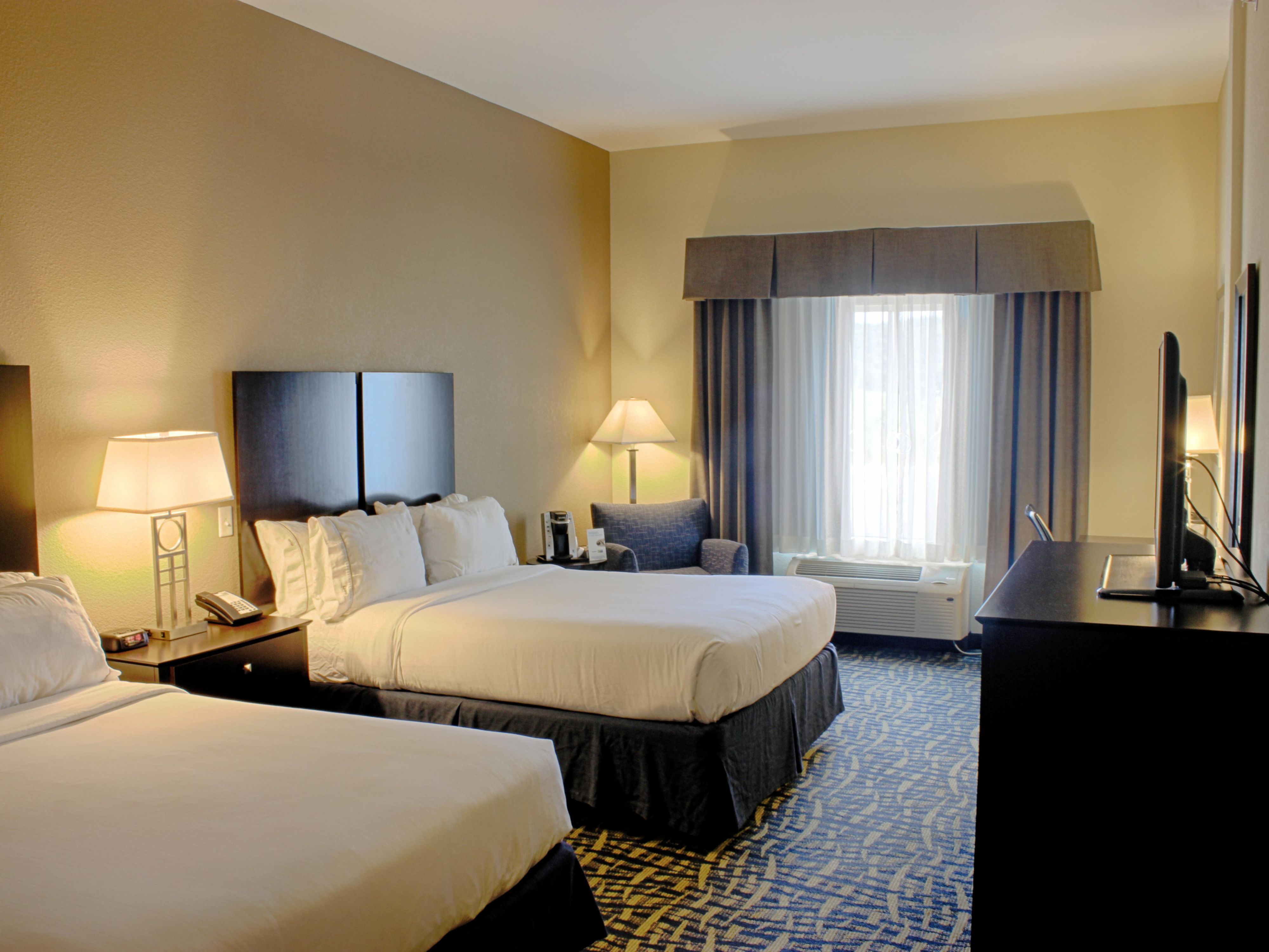 Virginia Hotel in Lebanon with Outdoor Pool | Holiday Inn Express ...