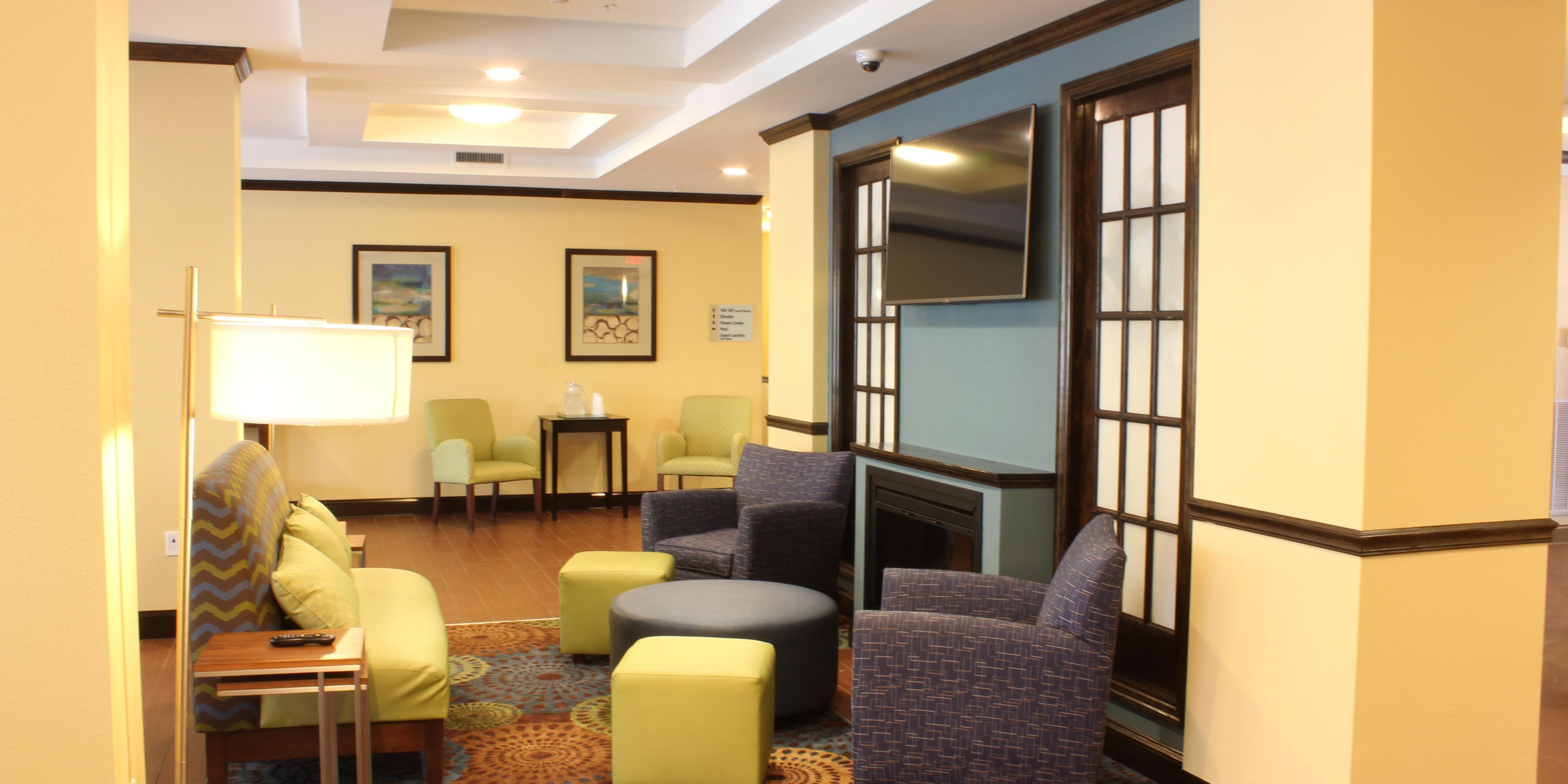 Holiday Inn Express & Suites Lebanon Hotel by IHG