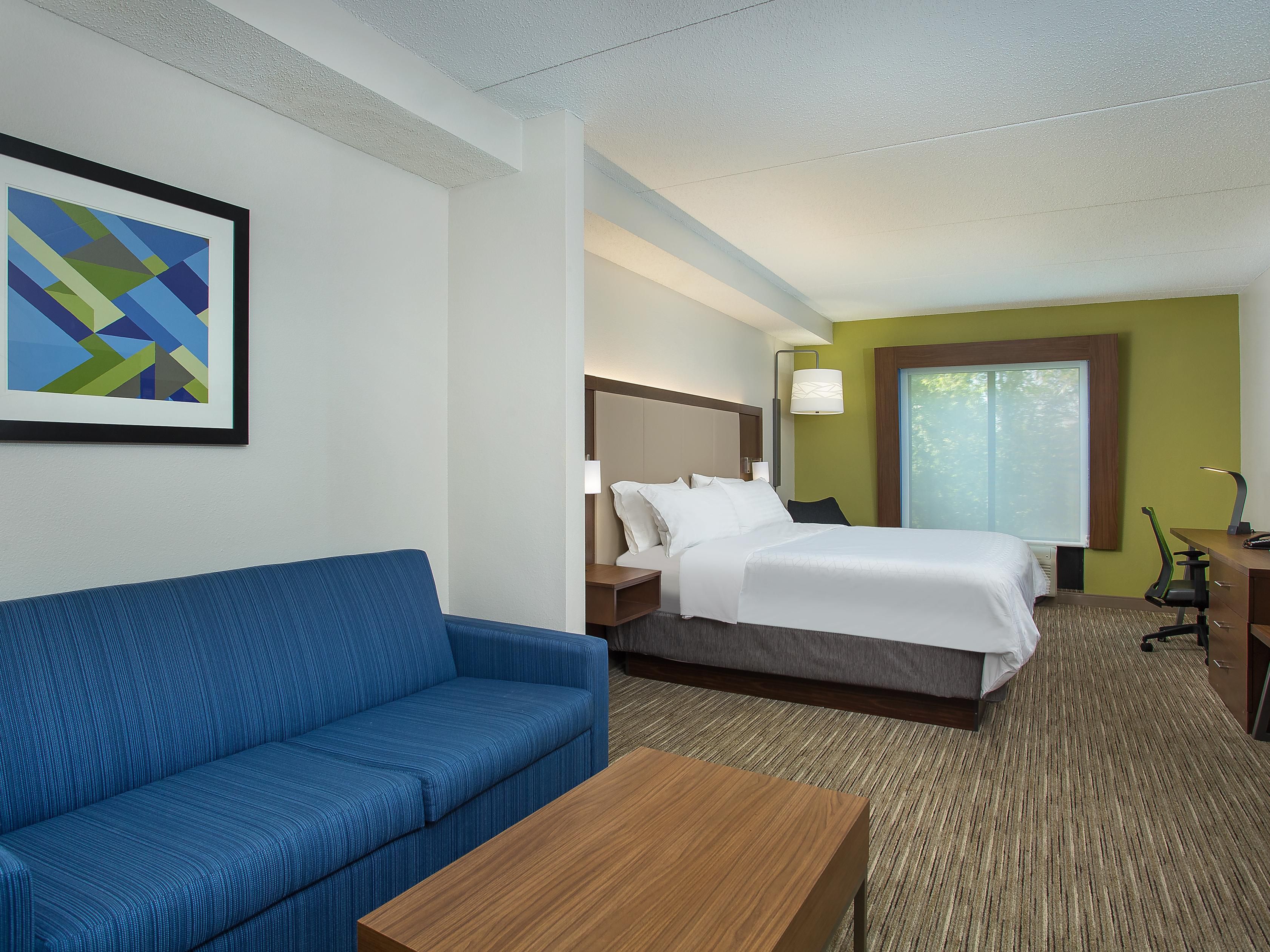 Holiday Inn Express & Suites Lebanon-Nashville Area Guest Room & Suite ...