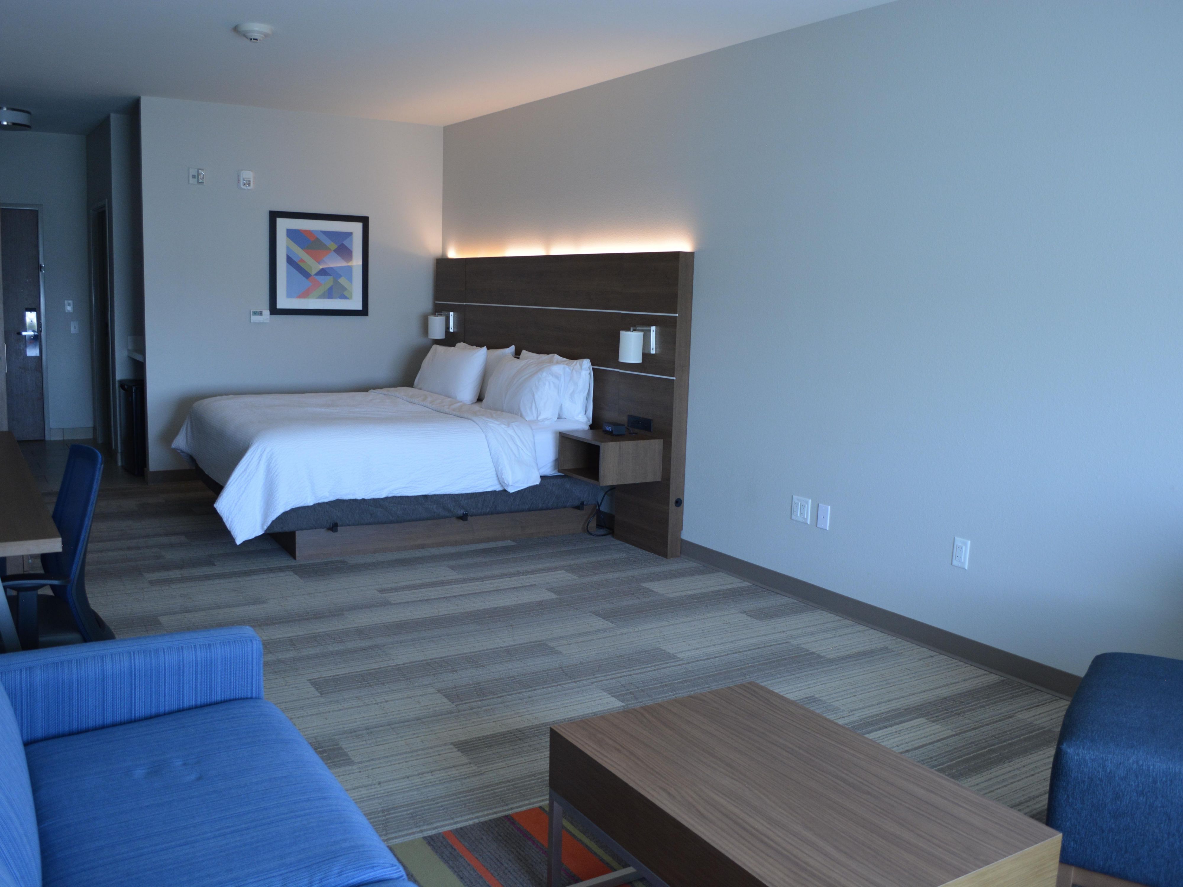 Rooms & Suites