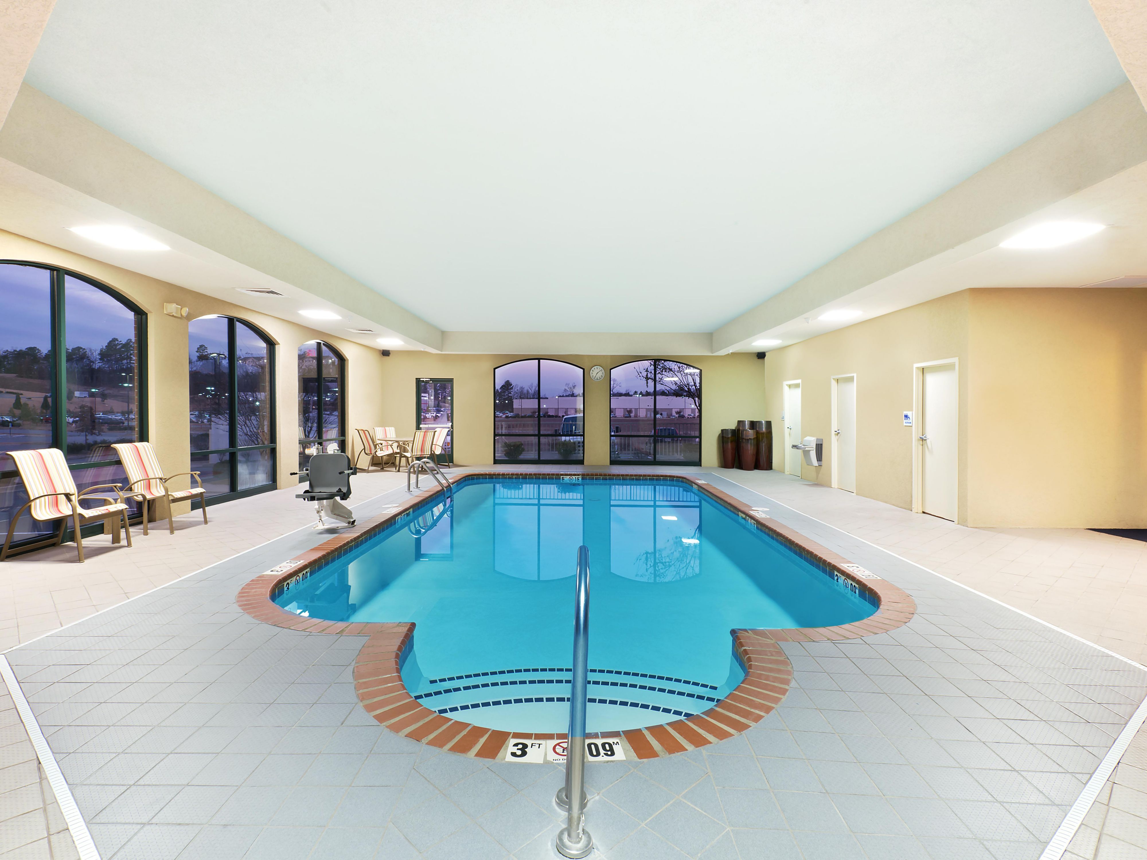 Affordable Hotel in Little Rock, AR | Holiday Inn Express & Suites ...