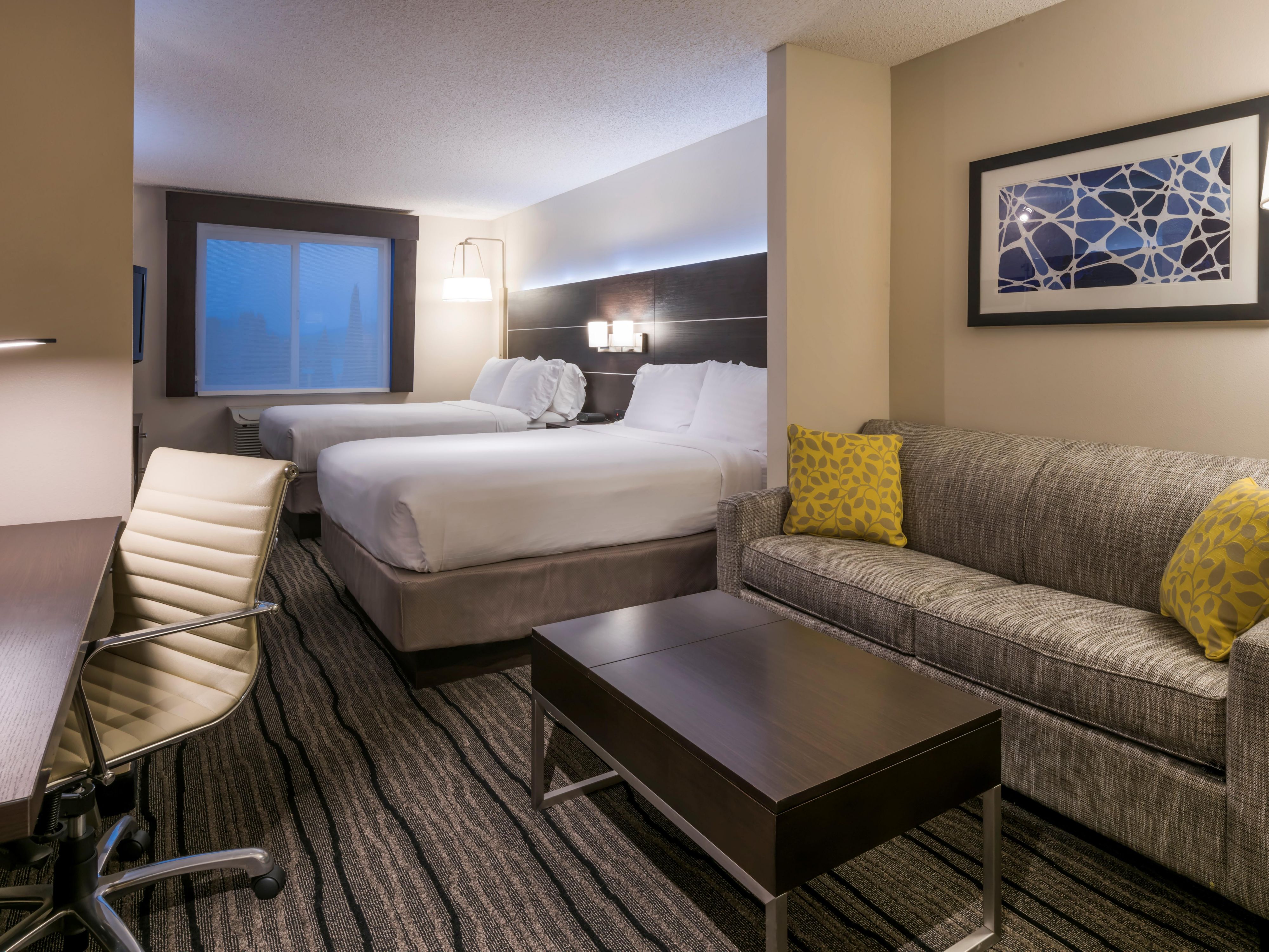 Rooms & Suites
