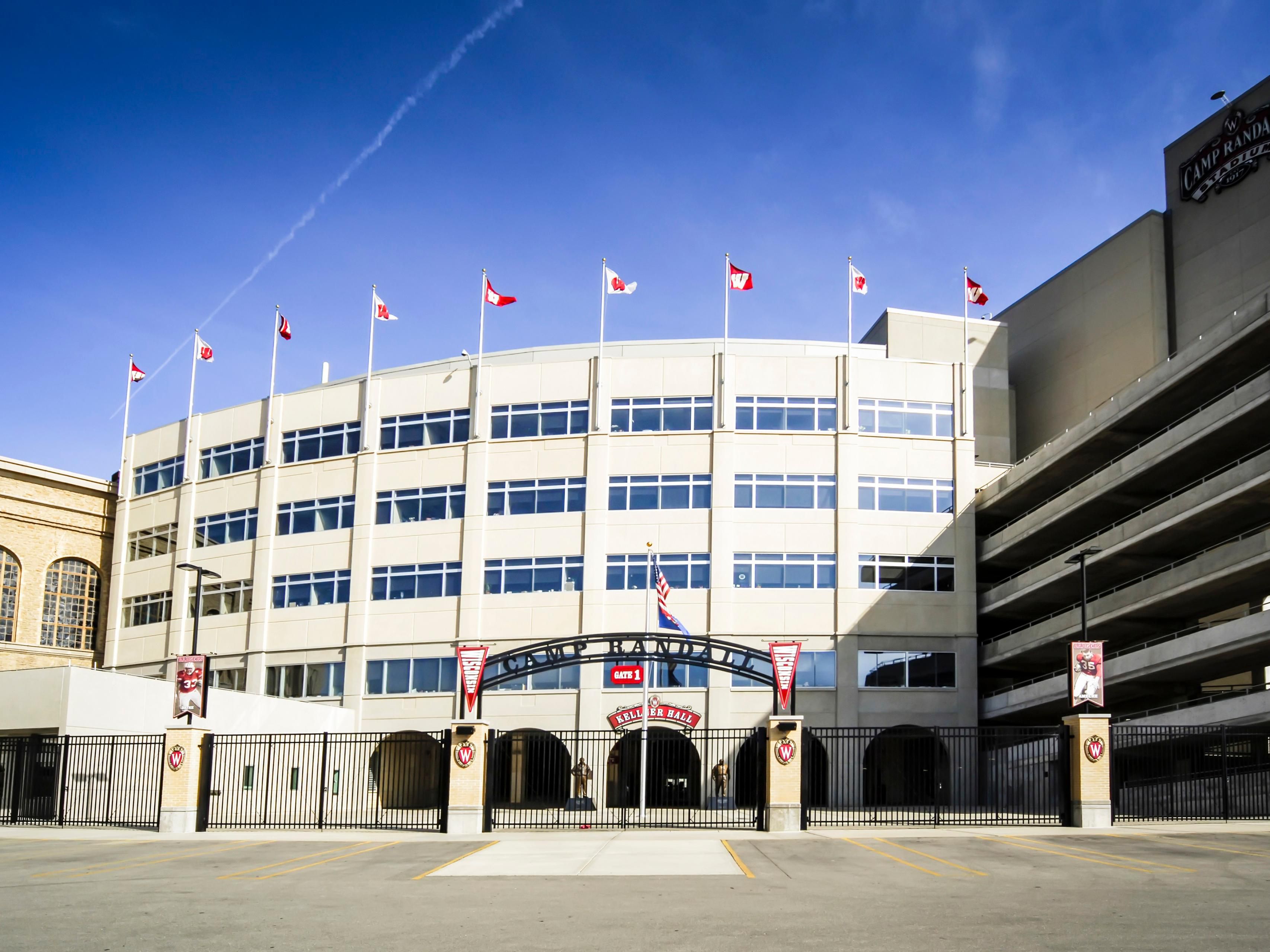 Madison Hotel near Kohl Center | Holiday Inn Express & Suites Madison ...