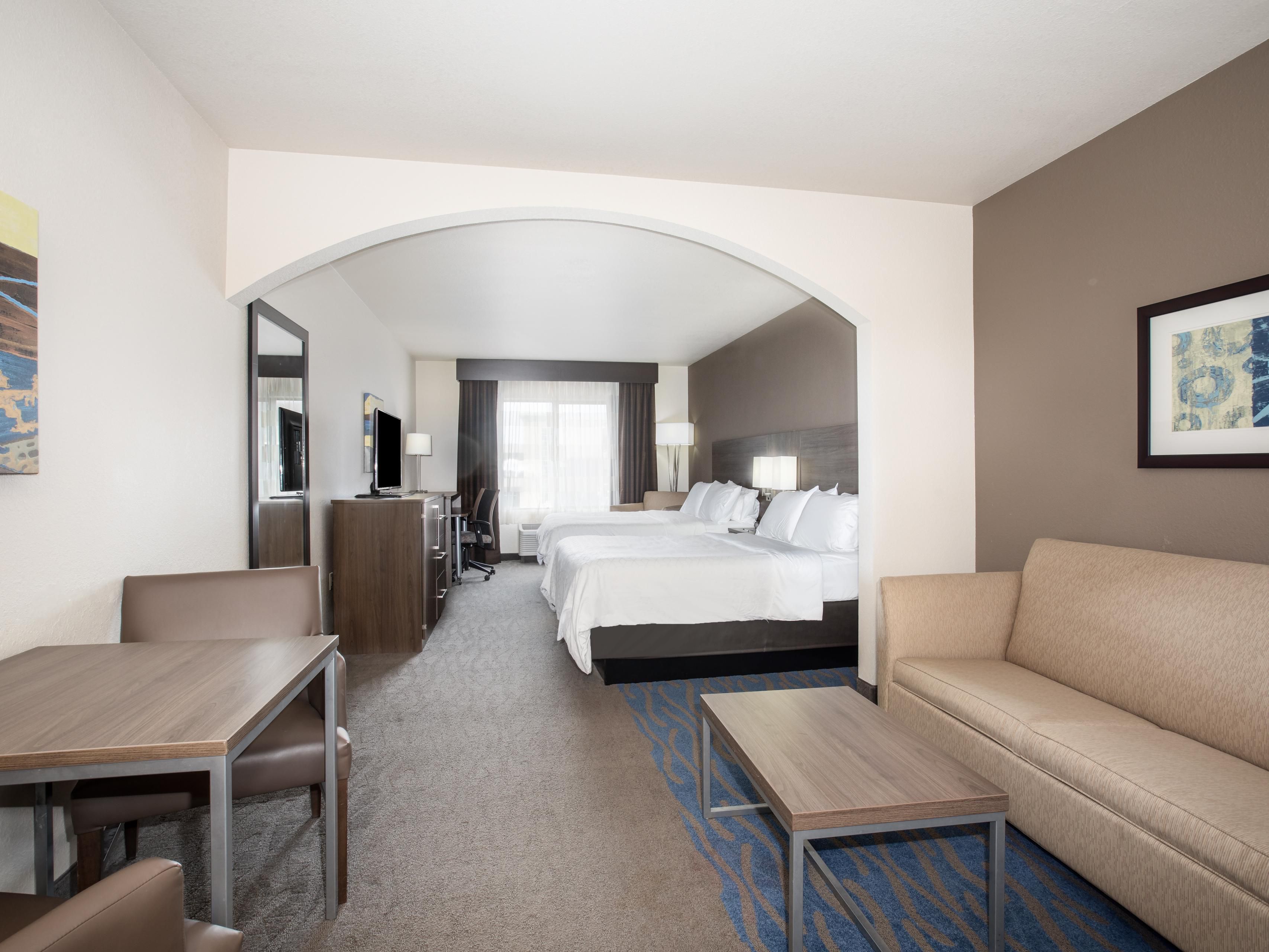 Holiday Inn Express & Suites Manhattan Guest Room & Suite Options
