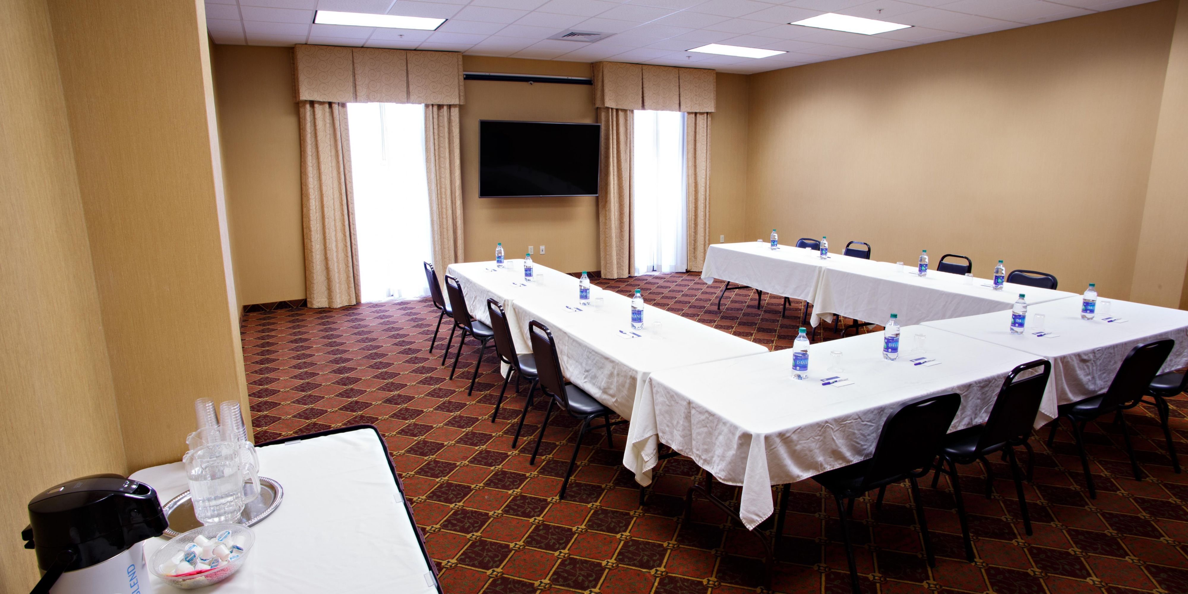 Hotel in Mechanicsburg, PA | Holiday Inn Express & Suites Harrisburg W ...