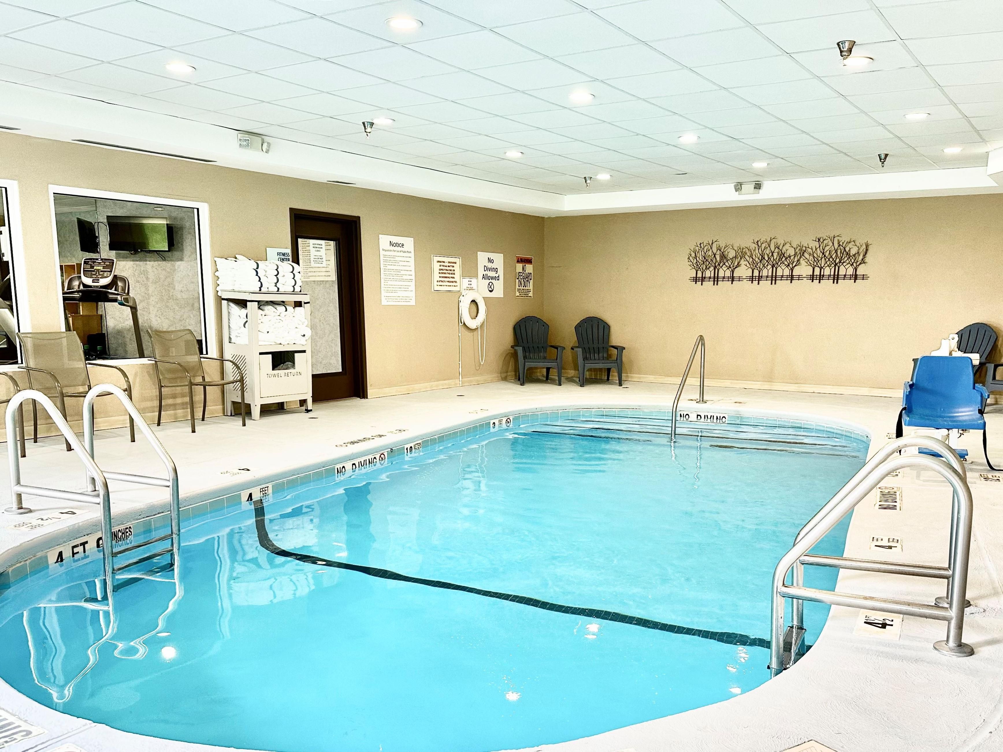 Hotels in Meriden, CT | Holiday Inn Express & Suites Meriden