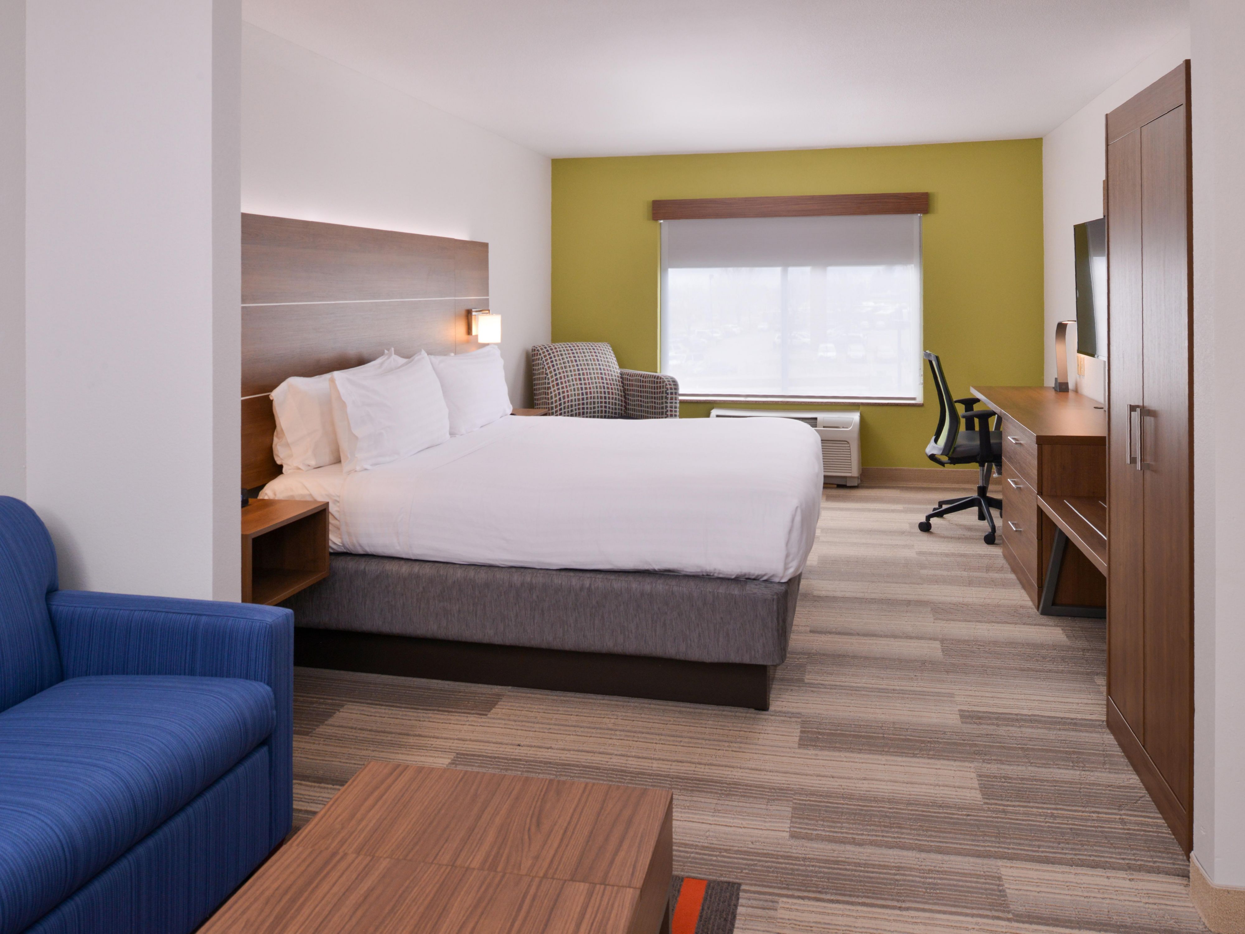 Holiday Inn Express & Suites Parkersburg - Mineral Wells Guest Room ...