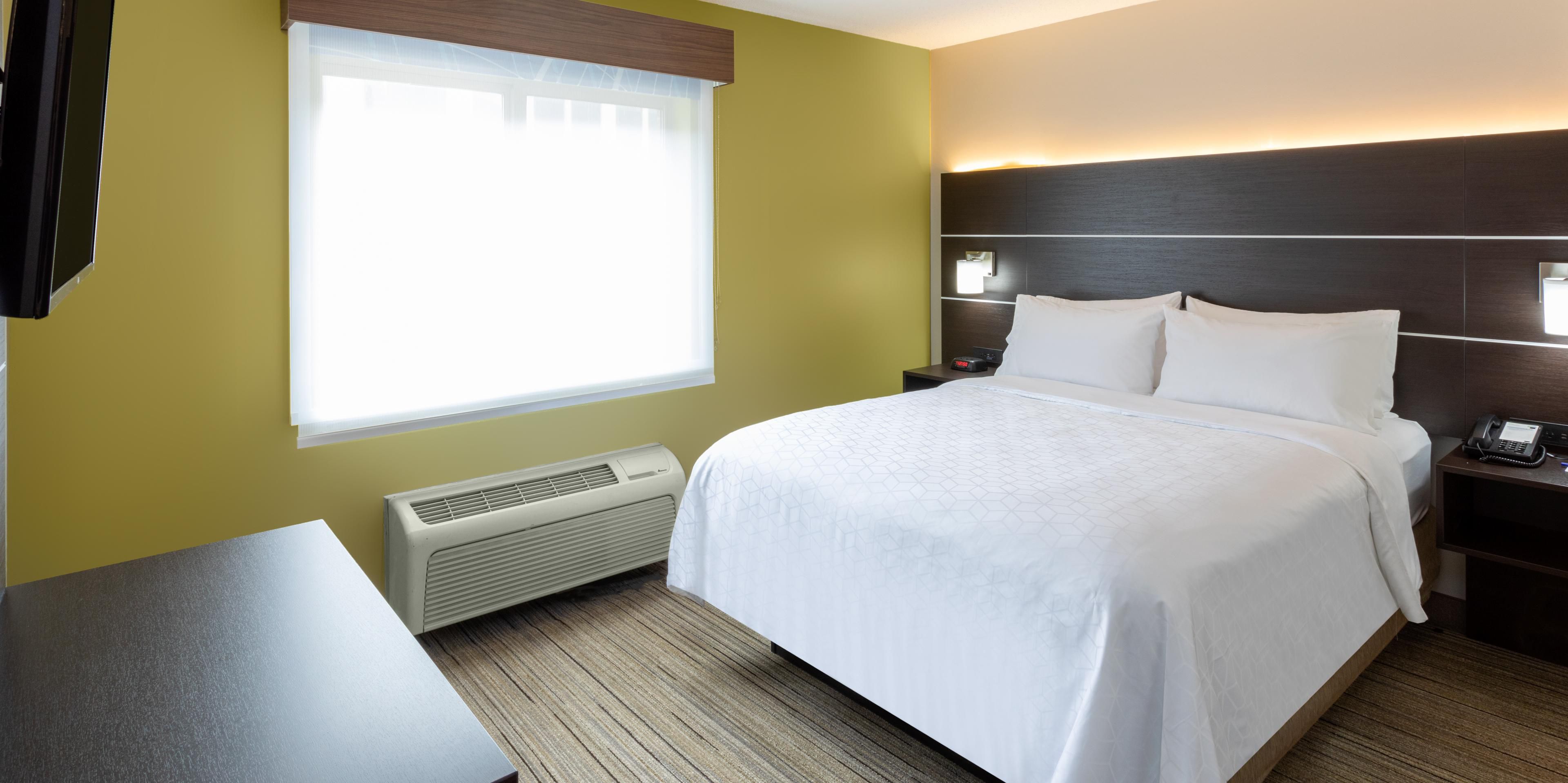 Holiday Inn Express & Suites Minneapolis-Dwtn (Conv Ctr) Guest Room ...