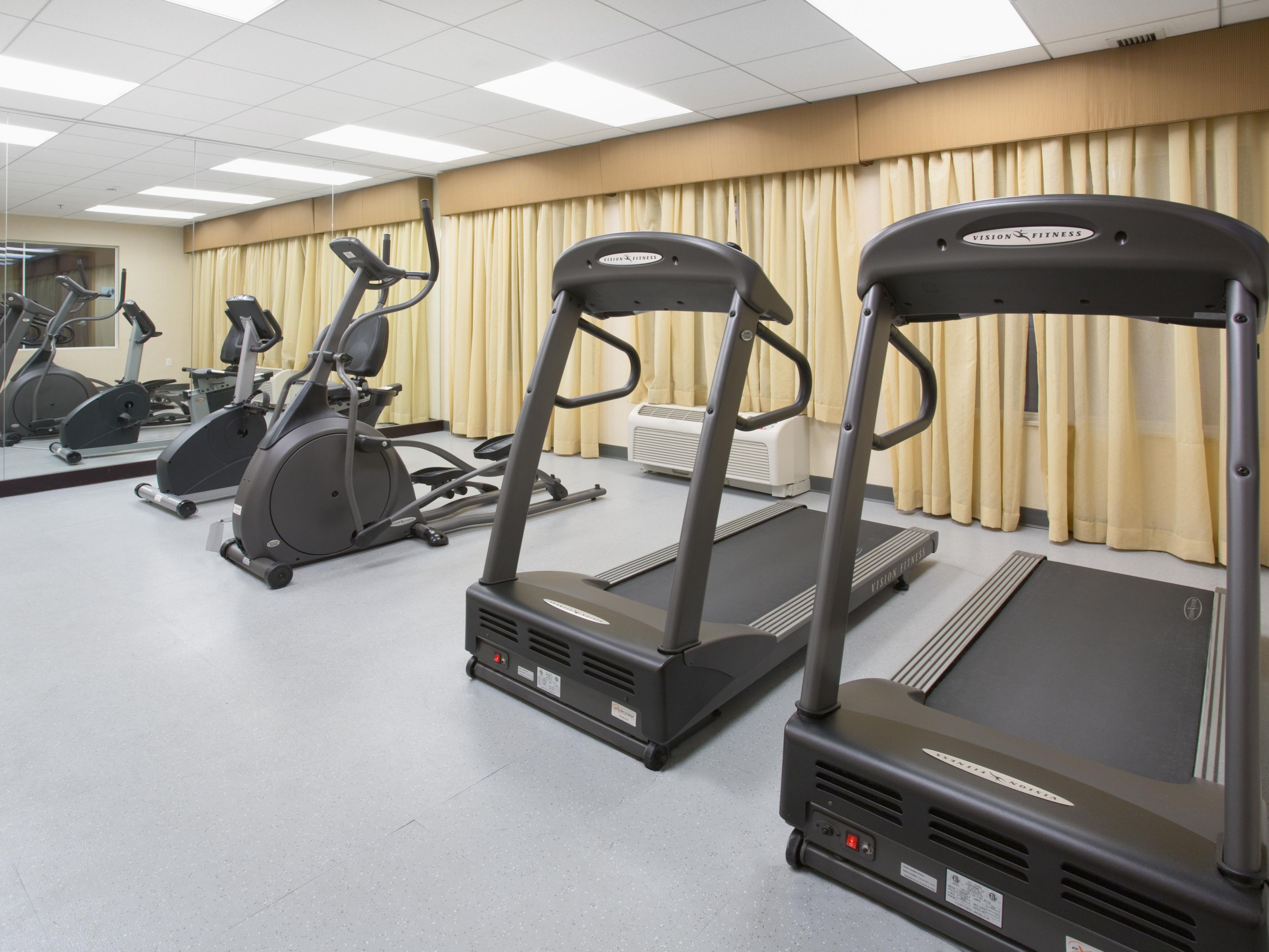 Hotel Minot, ND | Holiday Inn Express & Suites Minot