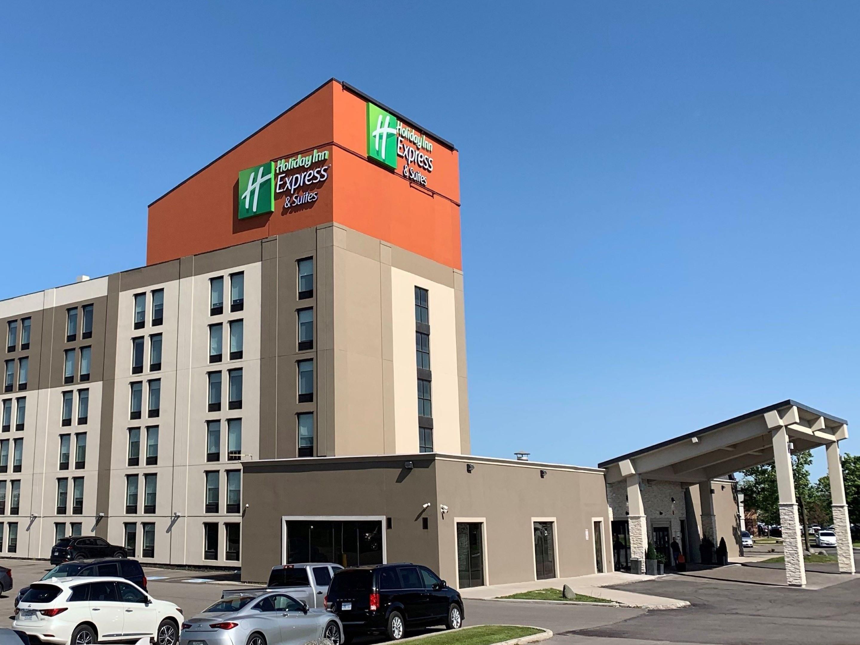Mississauga Hotels with Pool | Holiday Inn Express & Suites Toronto ...