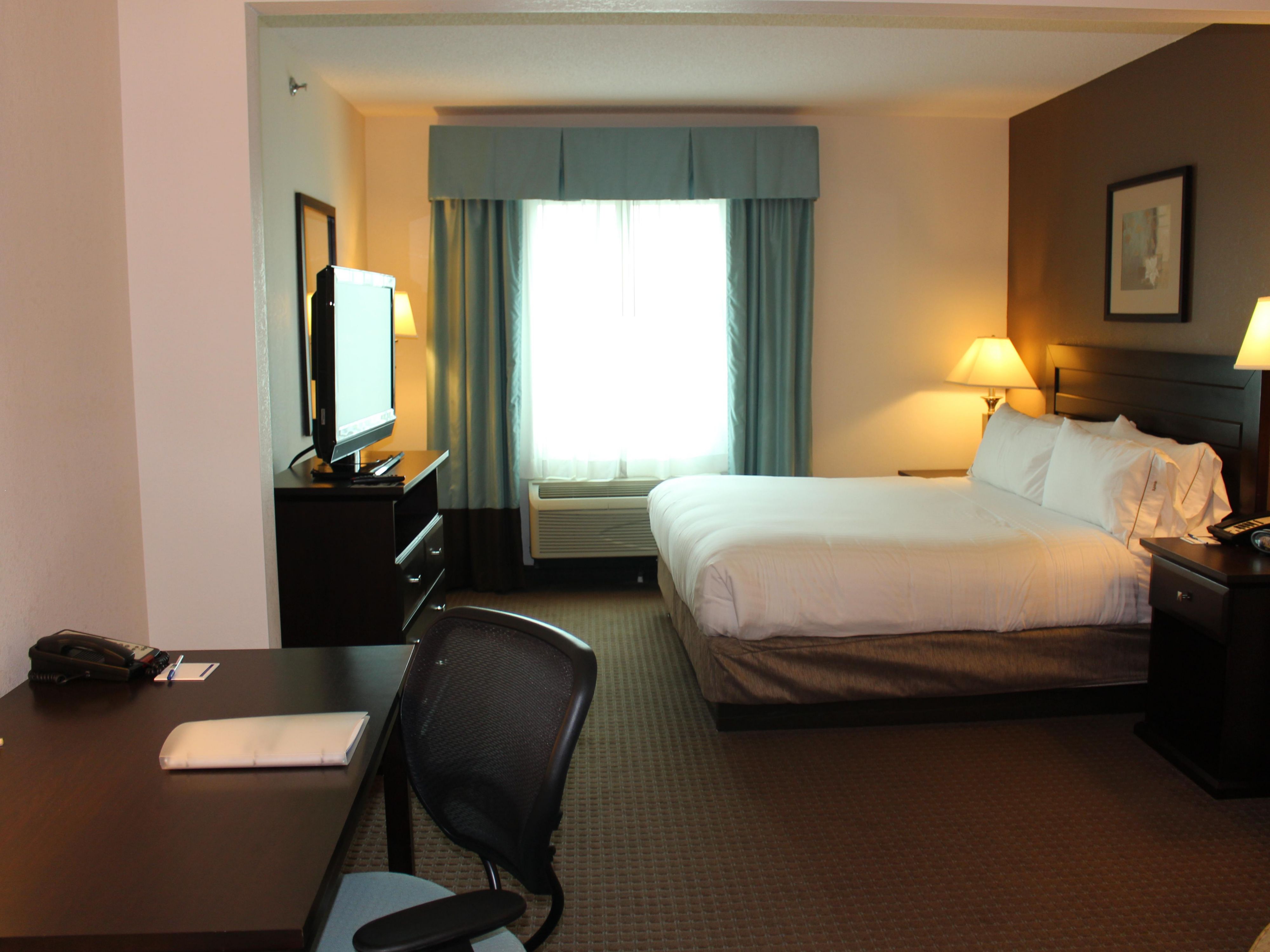 Rooms & Suites