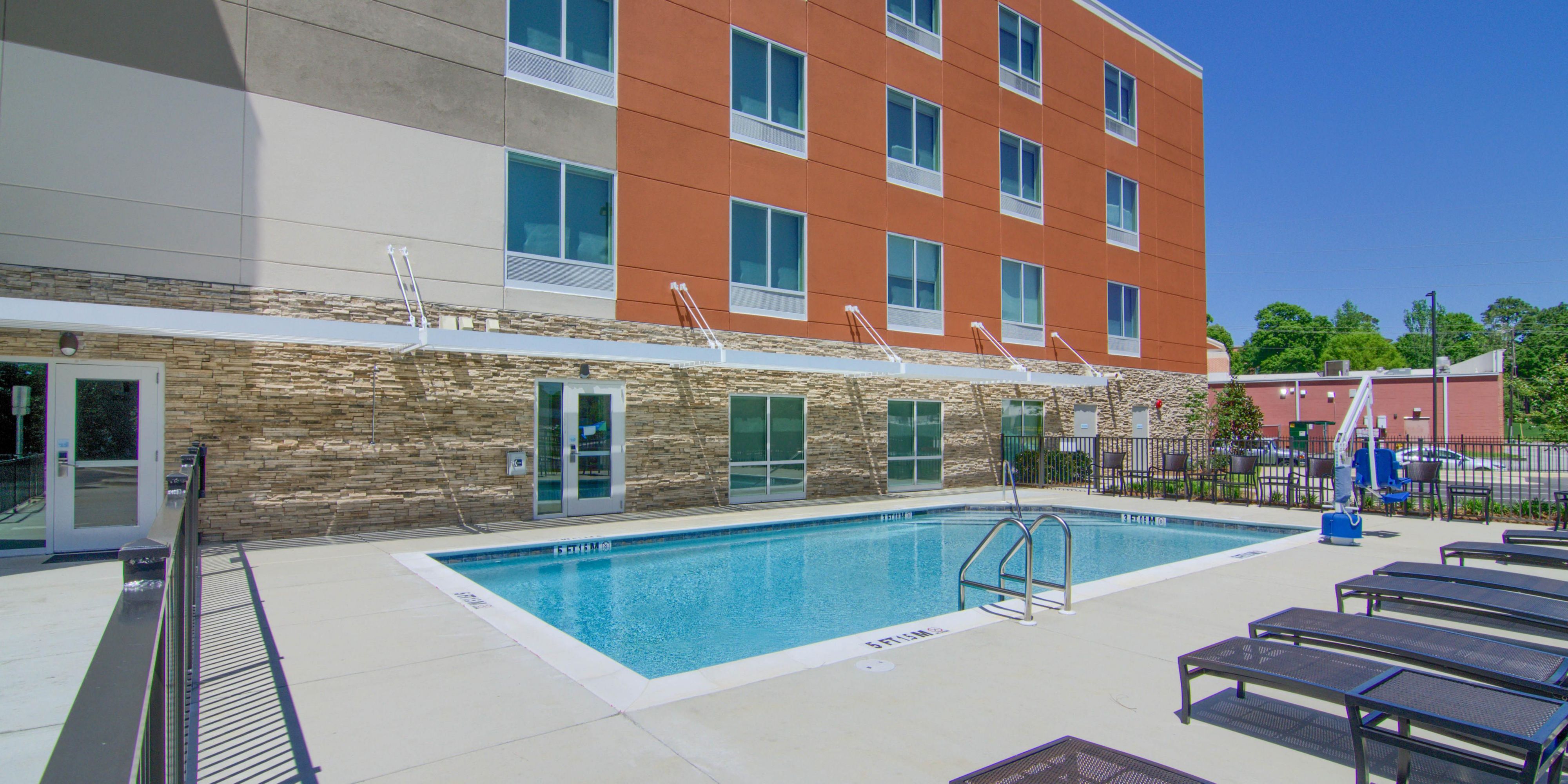 Downtown Mobile Hotel near USA | Holiday Inn Express & Suites Mobile ...