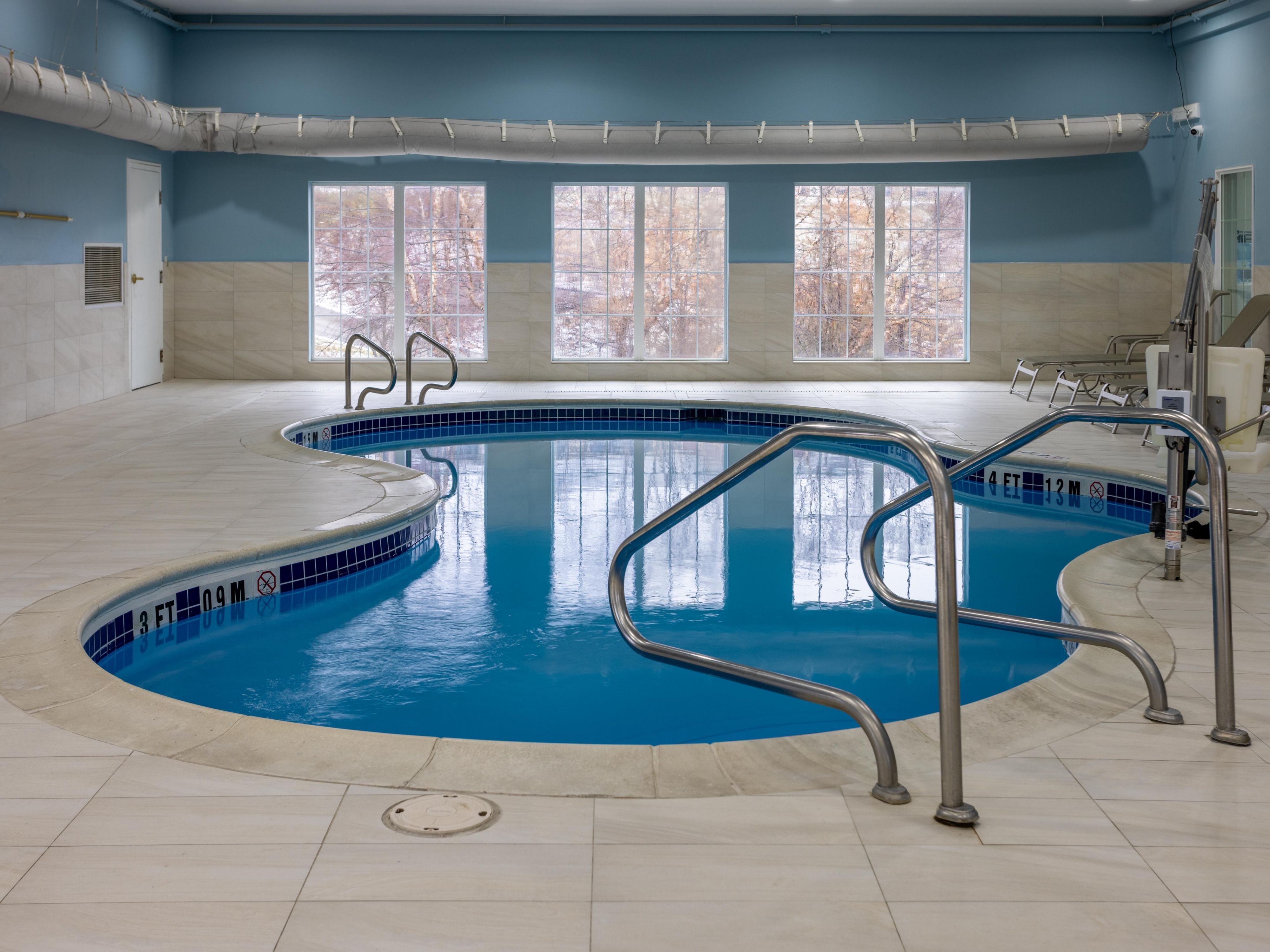 Monaca Hotel near Pittsburgh Airport | Holiday Inn Express & Suites ...