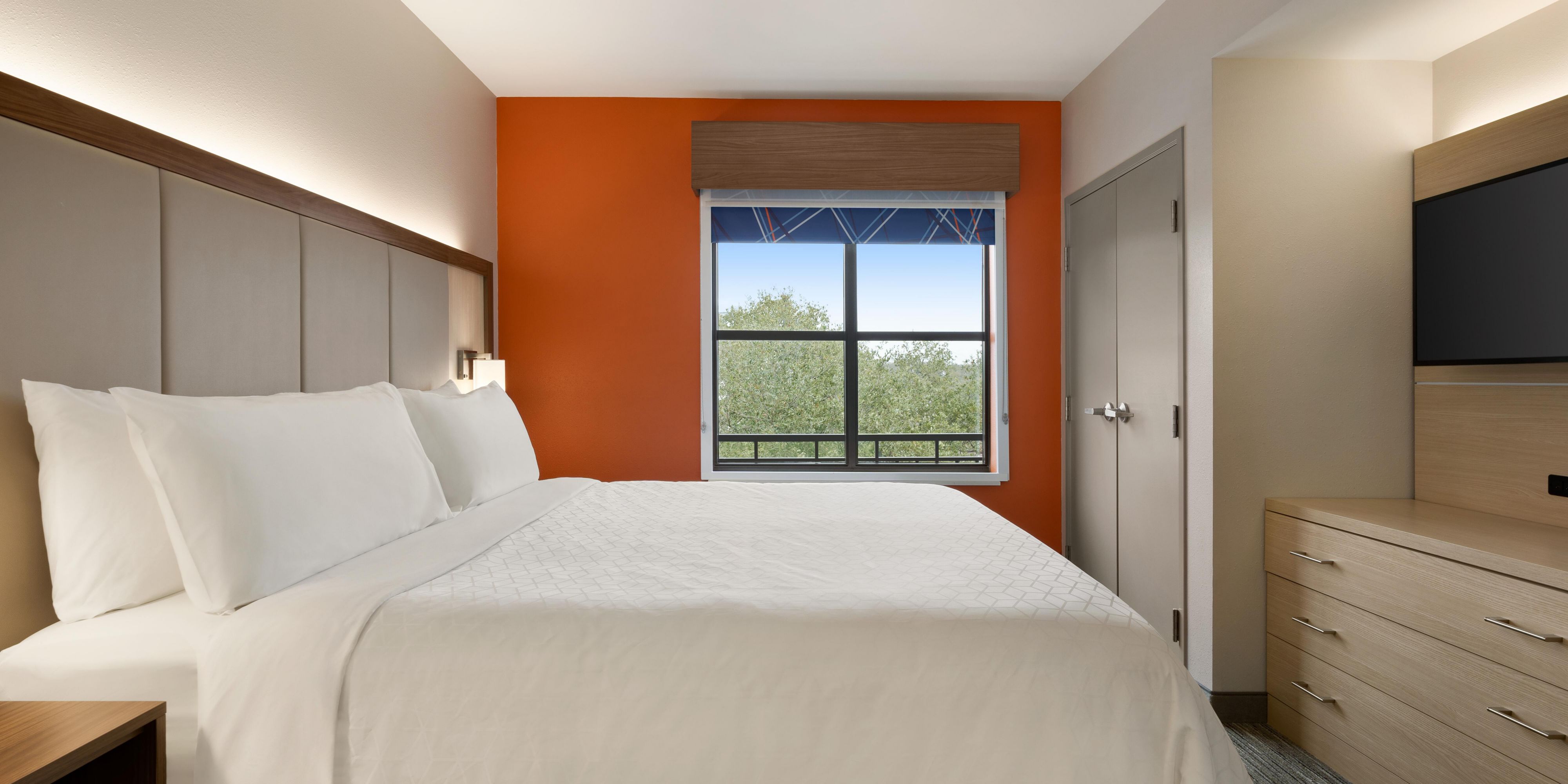 Hotels in Mt. Pleasant, SC | Holiday Inn Express & Suites Charleston ...