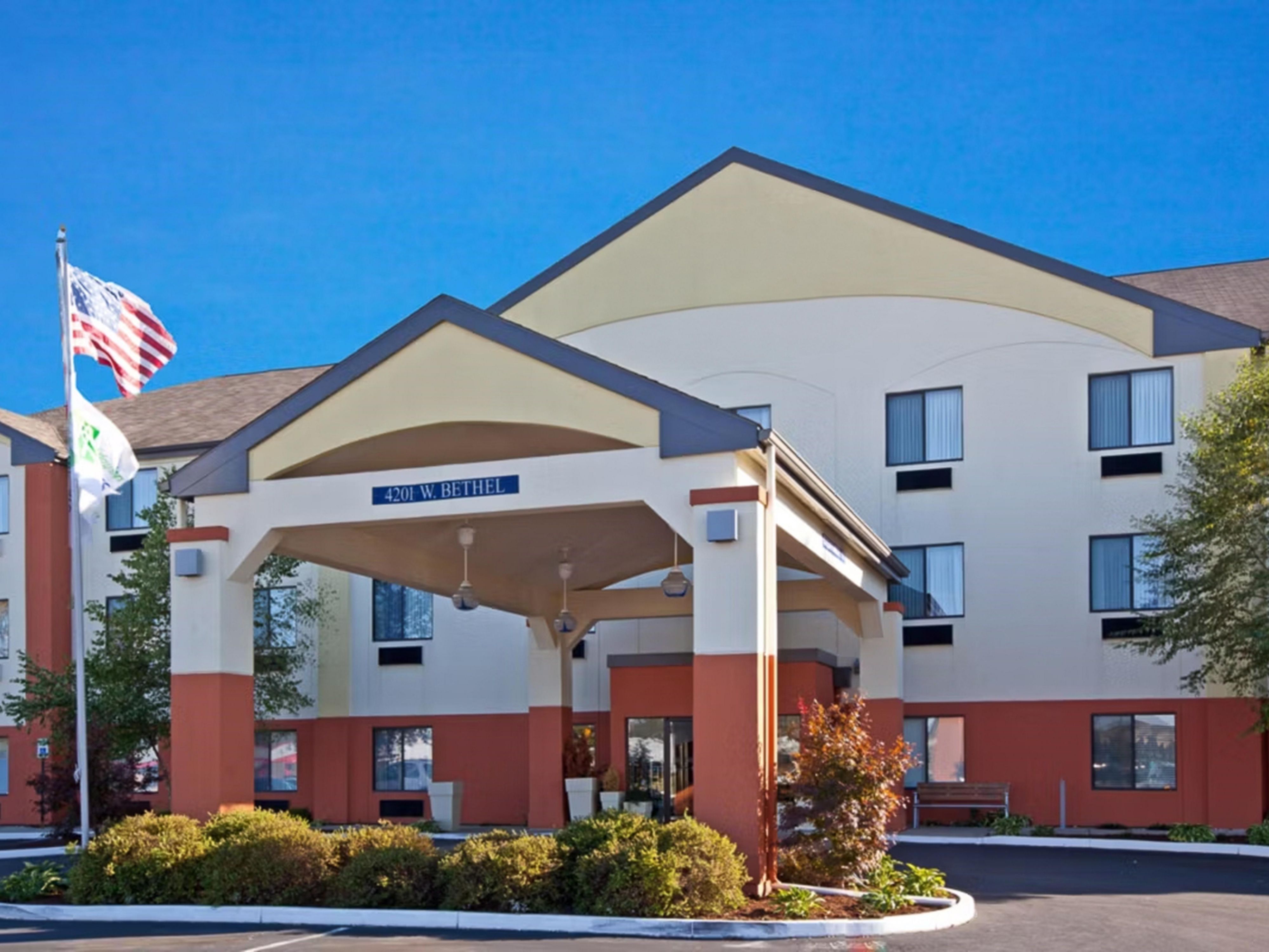 Hotel in Muncie, Indiana | Muncie Place Hotel & Suites