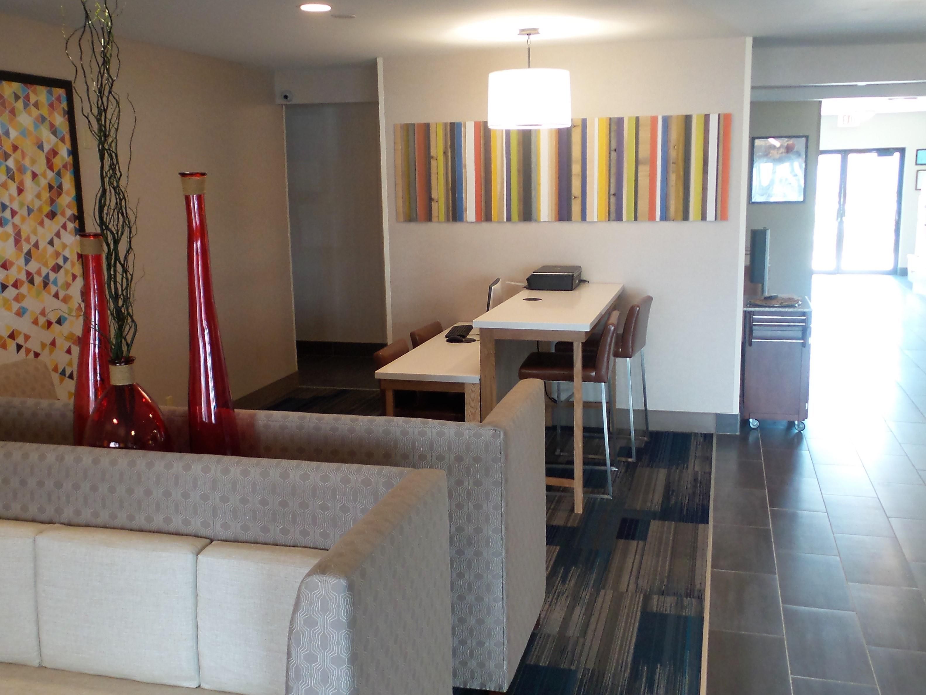 Hotel in Muncie, Indiana | Muncie Place Hotel & Suites