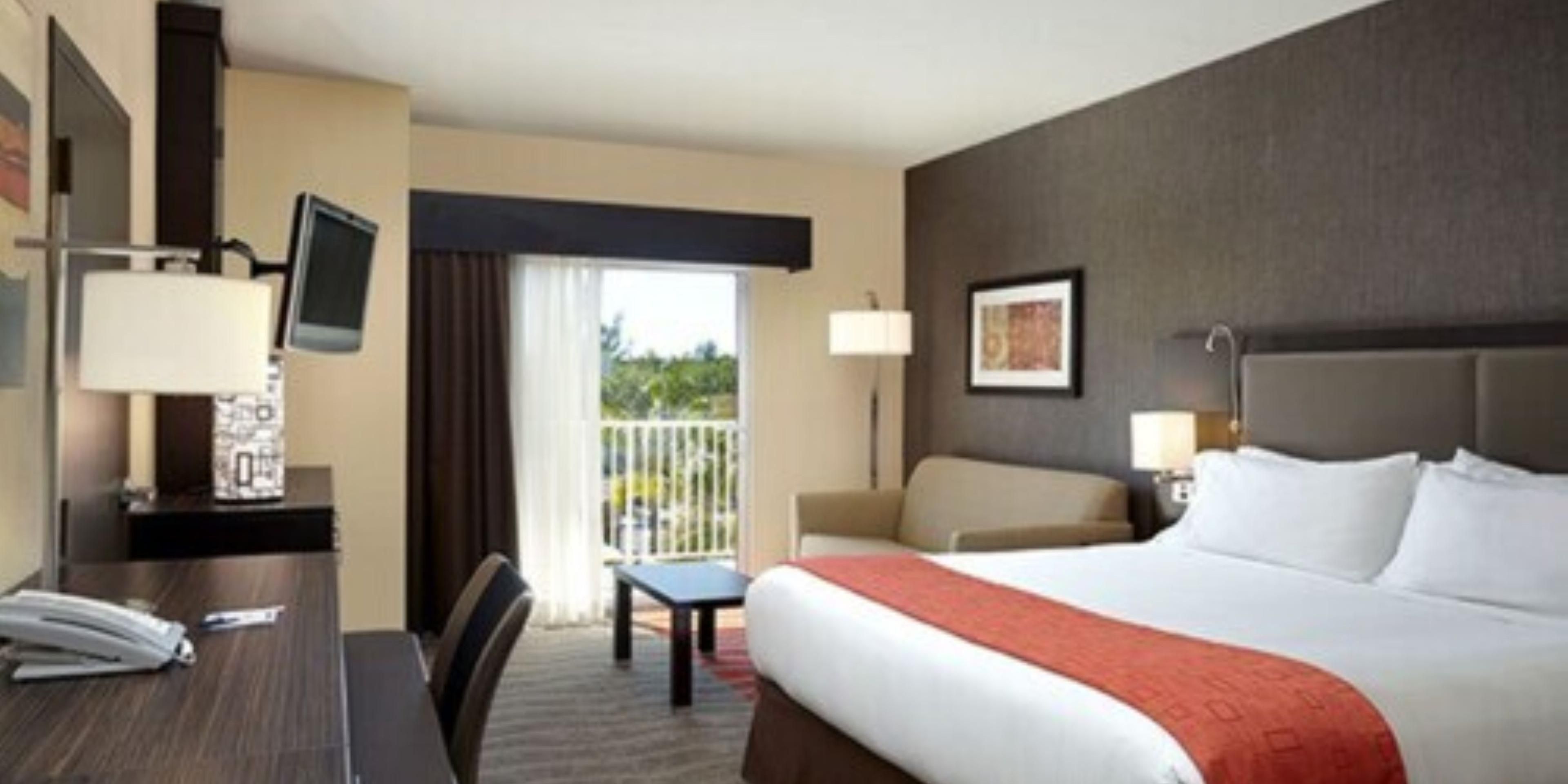 Hotels in Naples Florida | Holiday Inn Express & Suites Downtown 5th Avenue