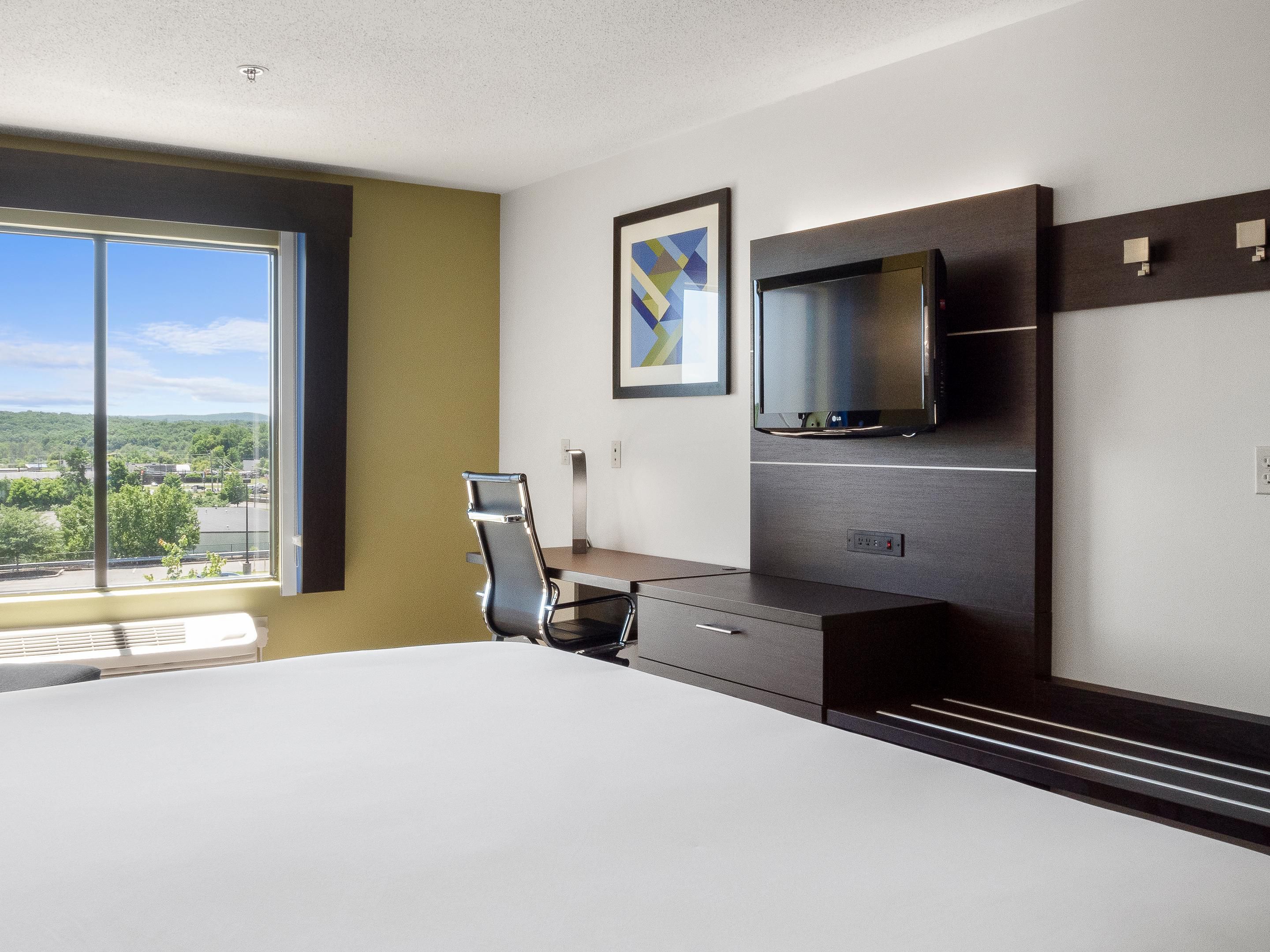 Rooms & Suites