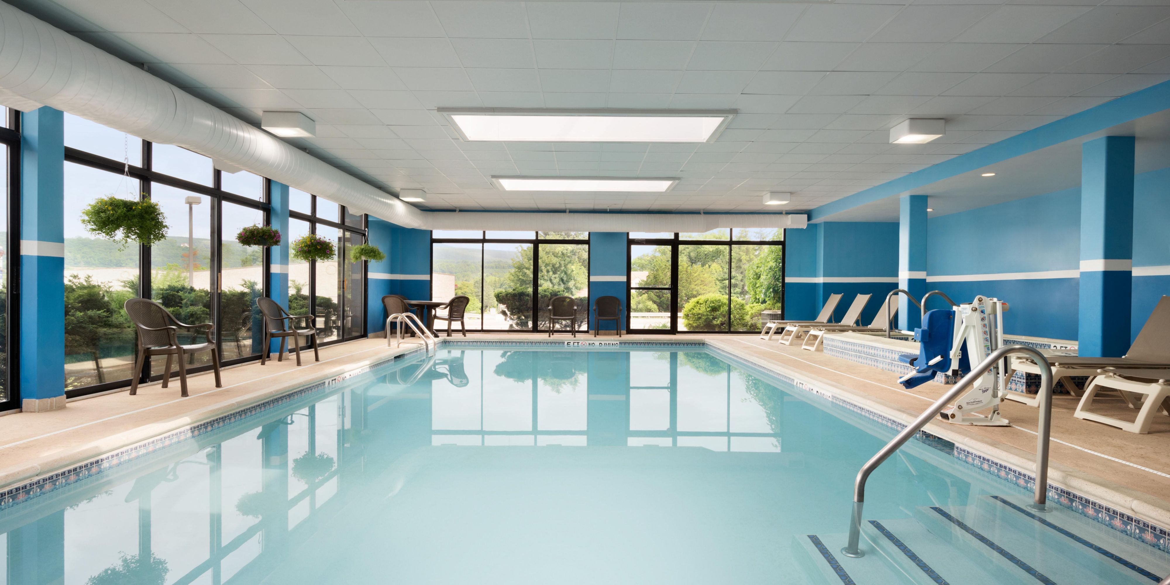 Hotel in North Brunswick, NJ | Holiday Inn Express & Suites North Brunswick