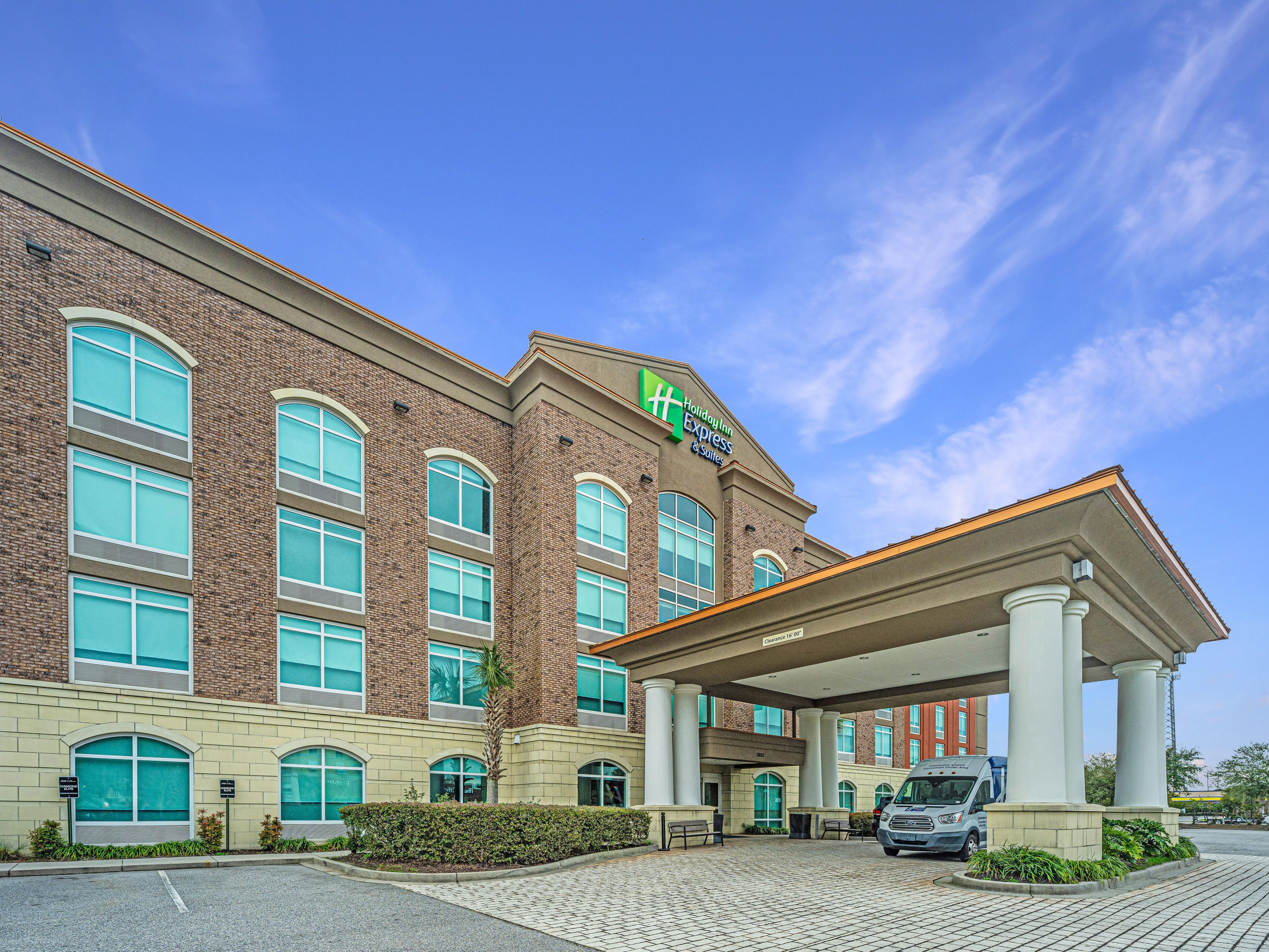 North Charleston, SC Hotels | Holiday Inn Express & Suites Charleston ...