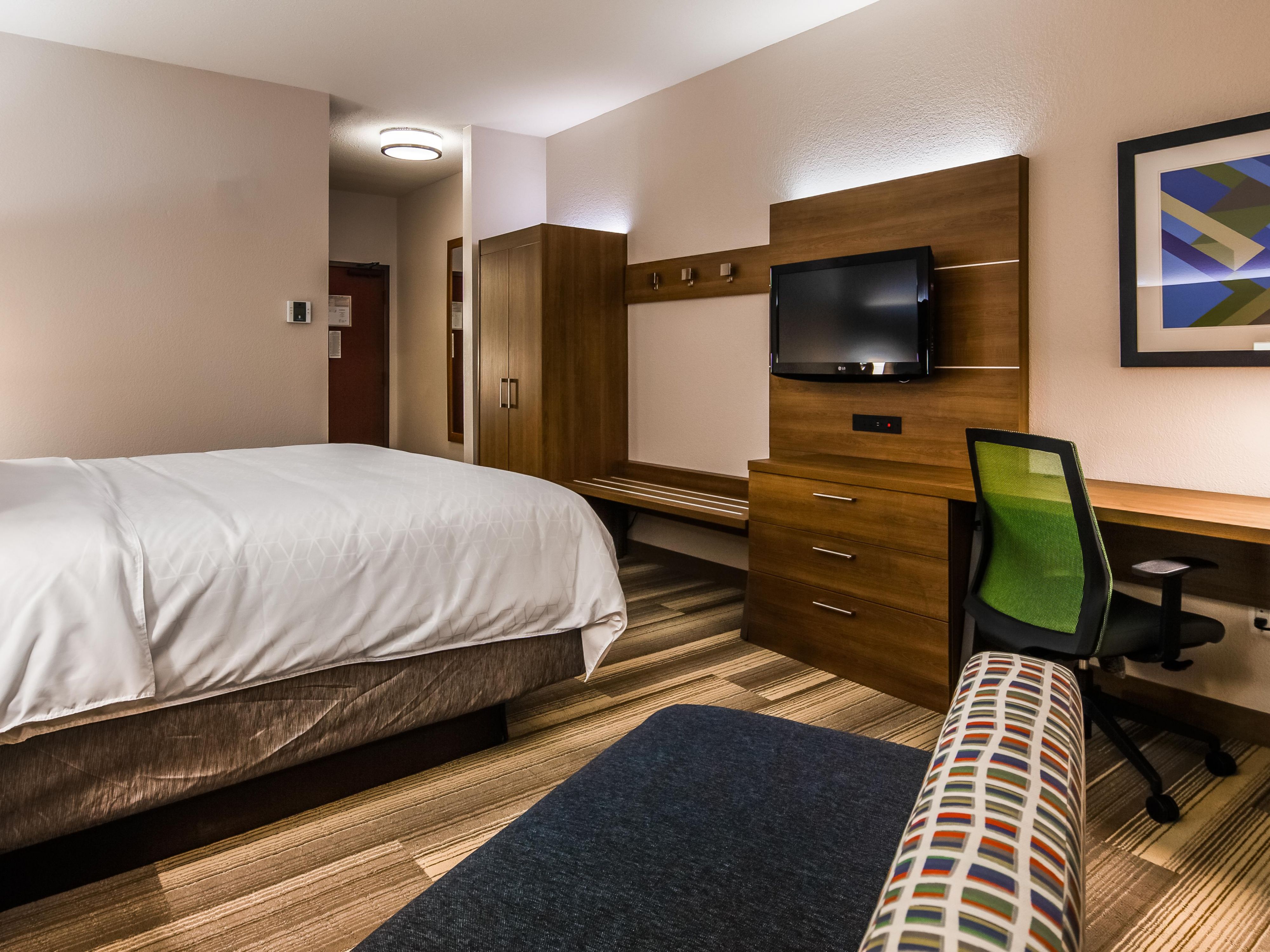 Northville Hotels | Holiday Inn Express & Suites Detroit - Farmington ...