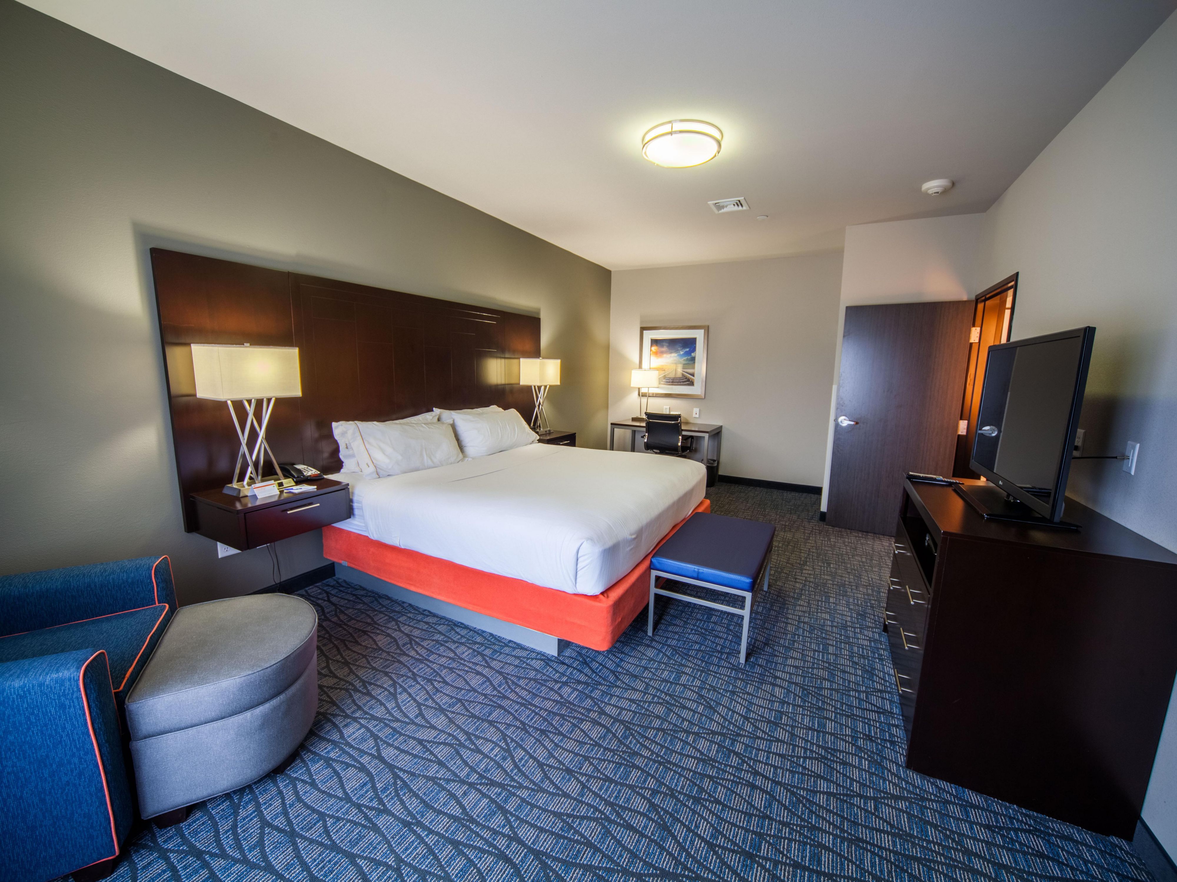 Rooms & Suites