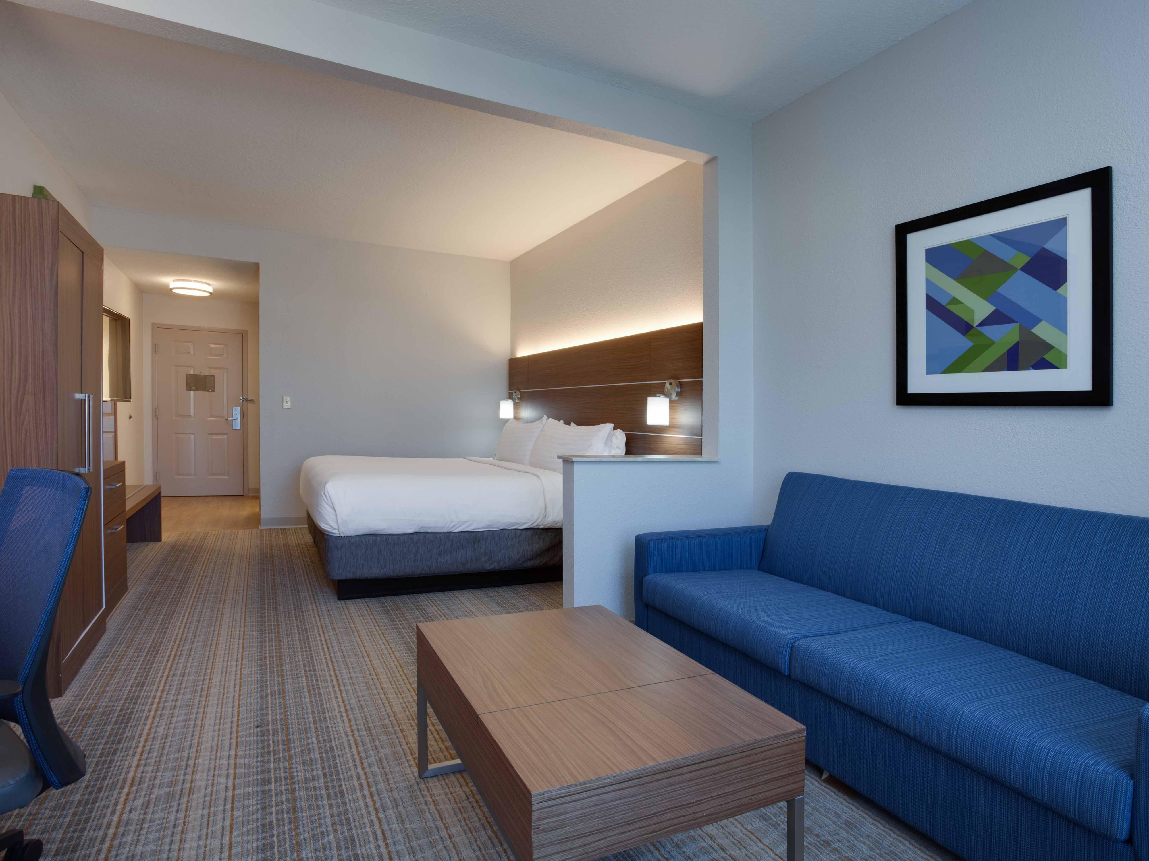 Orlando Airport Hotel | Holiday Inn Express MCO
