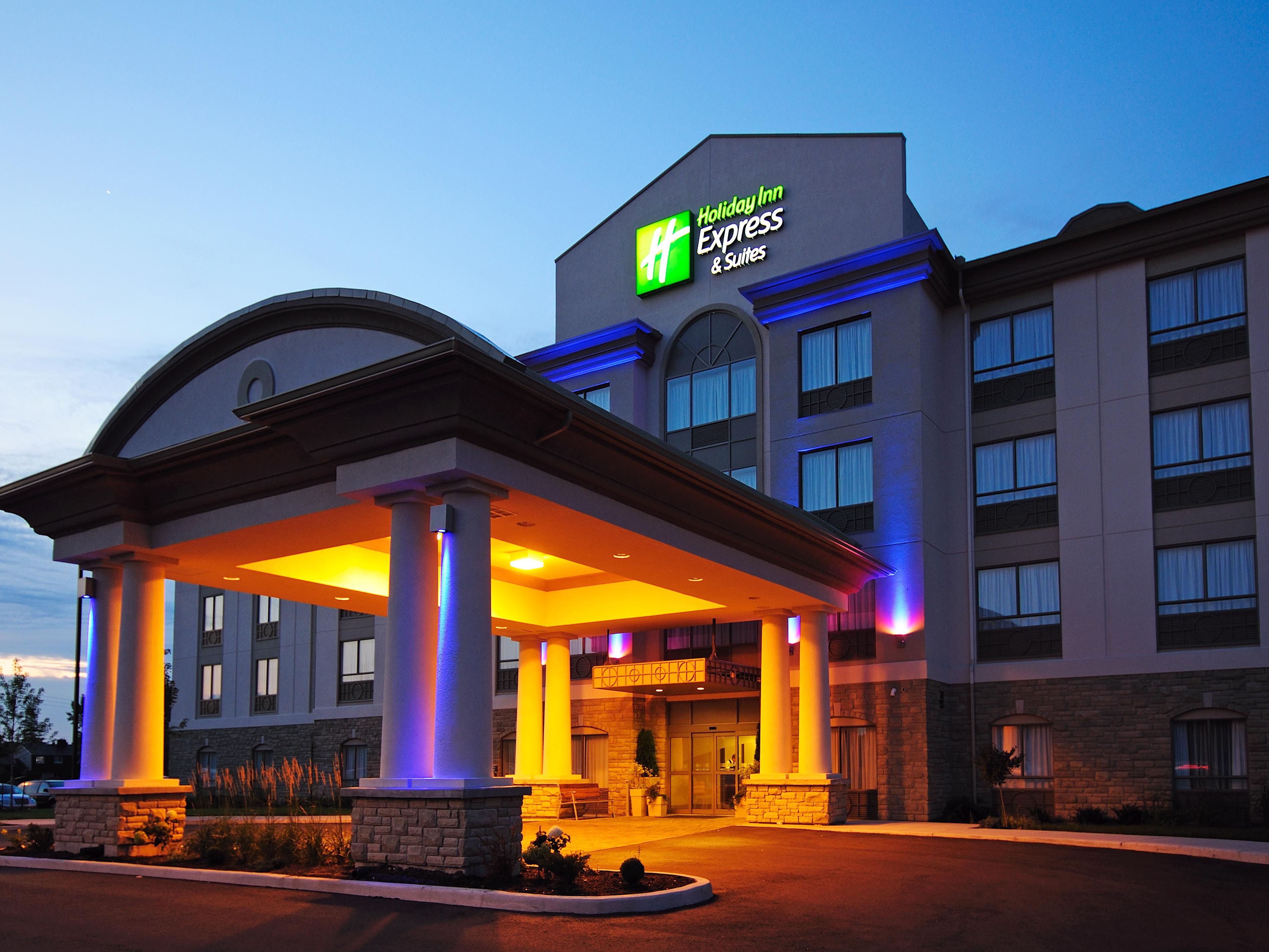 Holiday Inn Express & Suites Ottawa Airport - Ottawa,