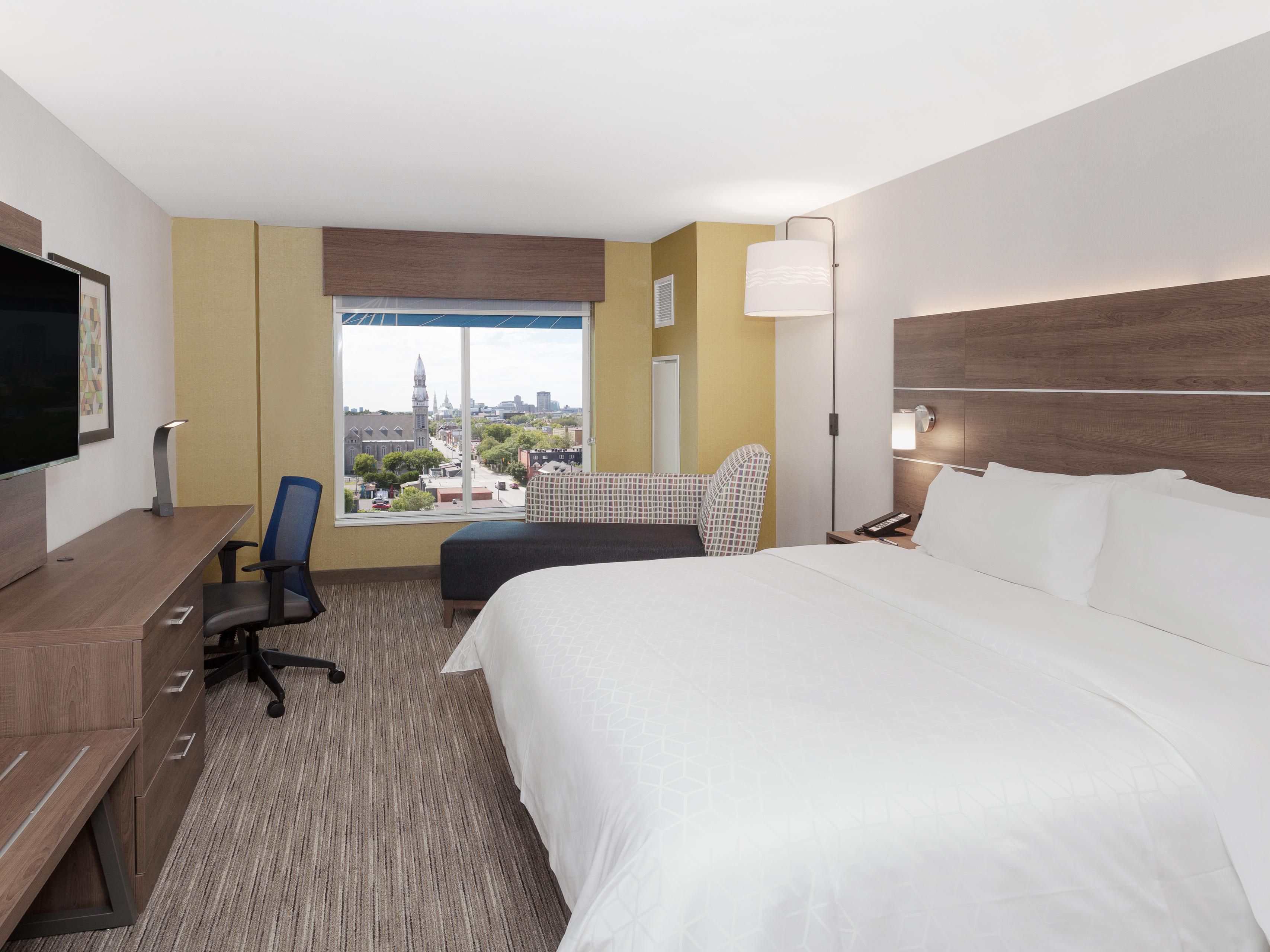 Hotel Rooms in Ottawa, Ontario | Holiday Inn Express & Suites Downtown ...