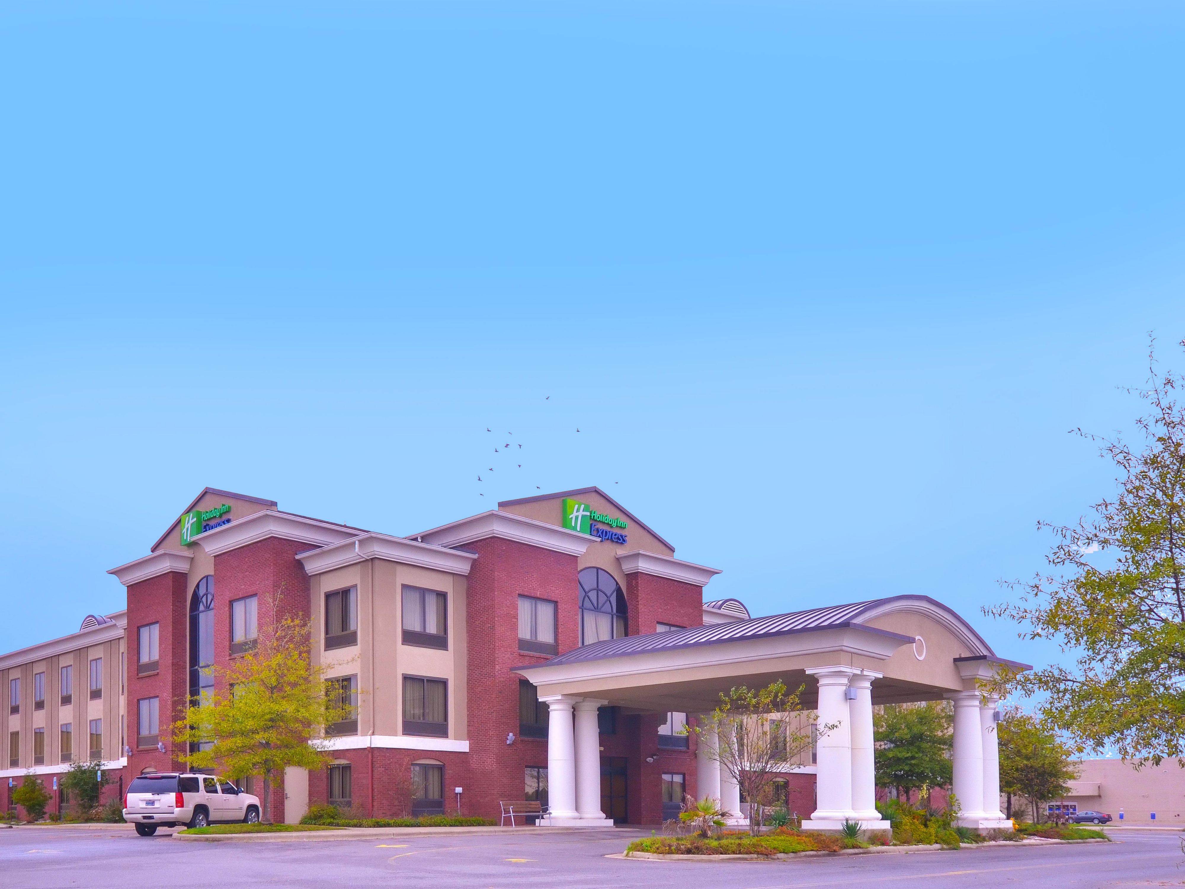 Hotels In Pine Bluff AR Holiday Inn Express Suites Pine Bluff 