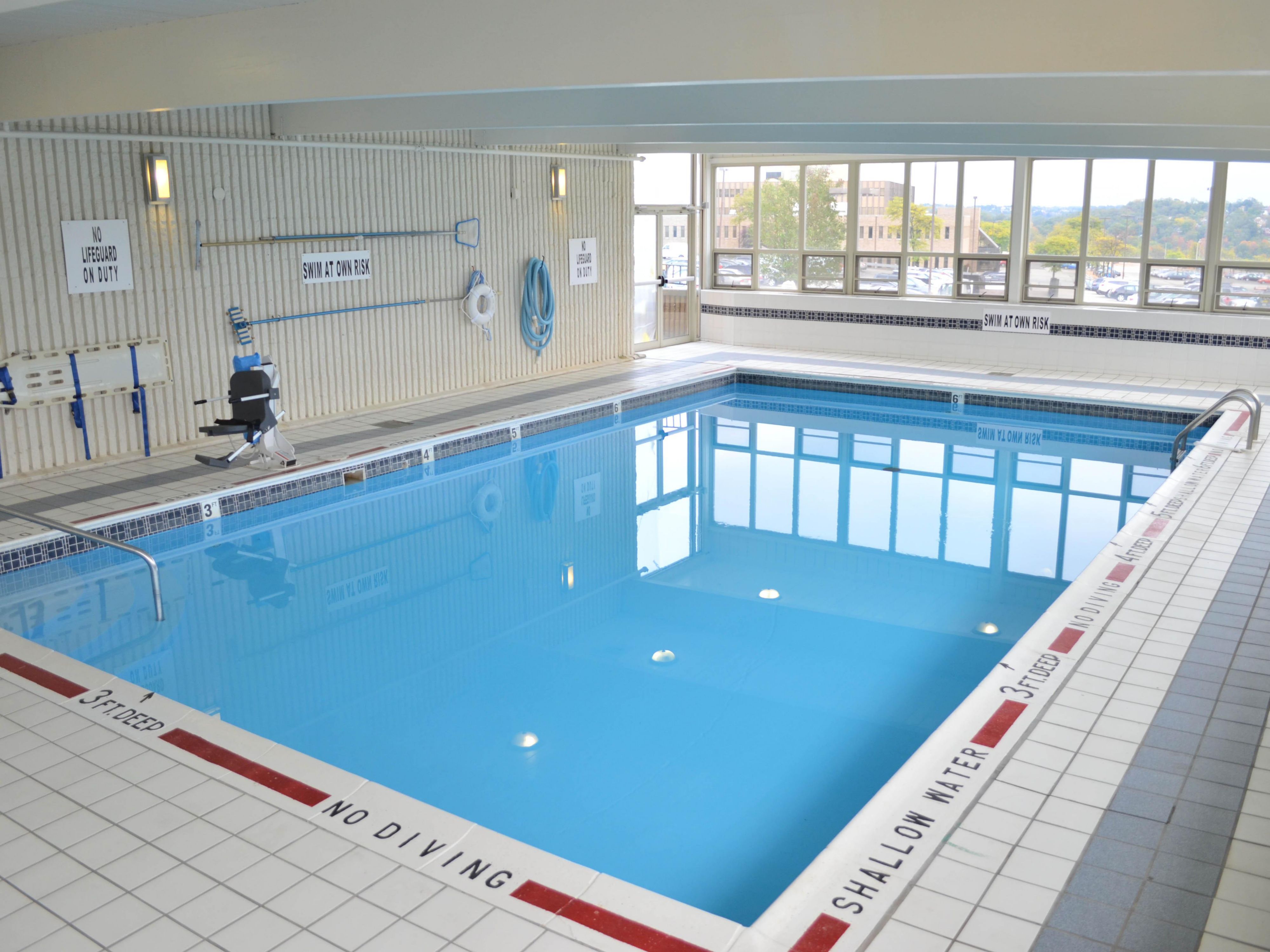 Green Tree, PA Hotel | Holiday Inn Express & Suites Pittsburgh West ...