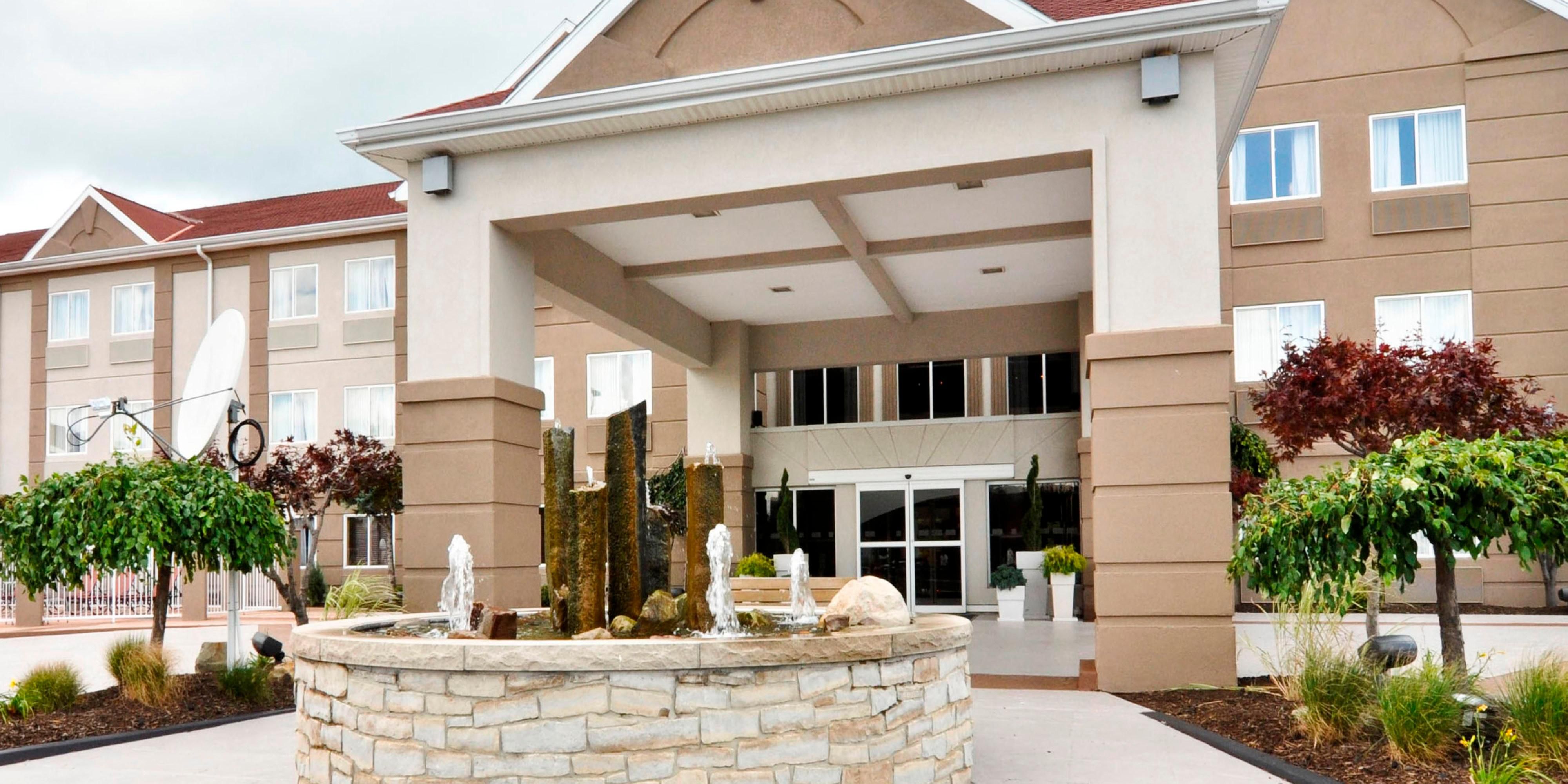 Port Clinton Hotels| Holiday Inn Express & Suites Port Clinton-Catawba ...