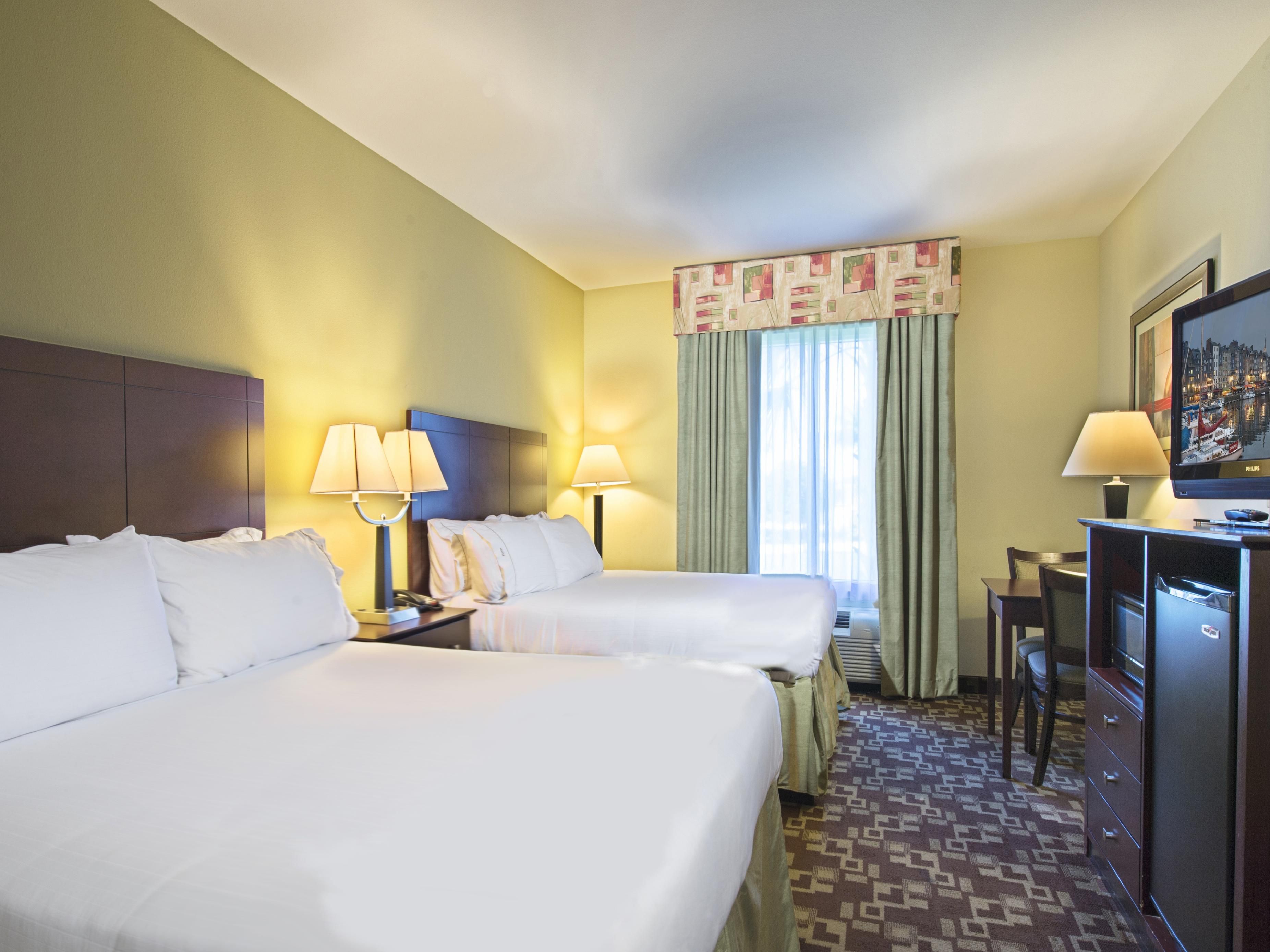Rooms & Suites